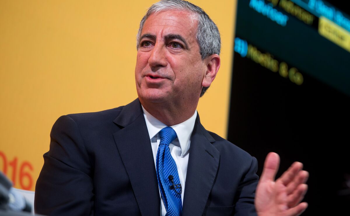 Moelis Says He'll Step Down as CEO of His Firm Before He's 65 - Bloomberg