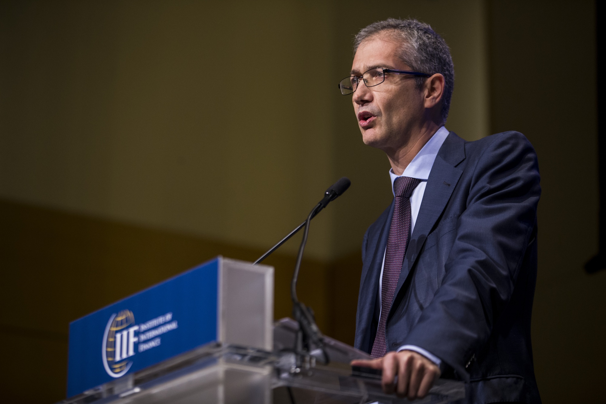 ECB’s de Cos Sees Natural Rate Around or Slightly Above 1% - Bloomberg