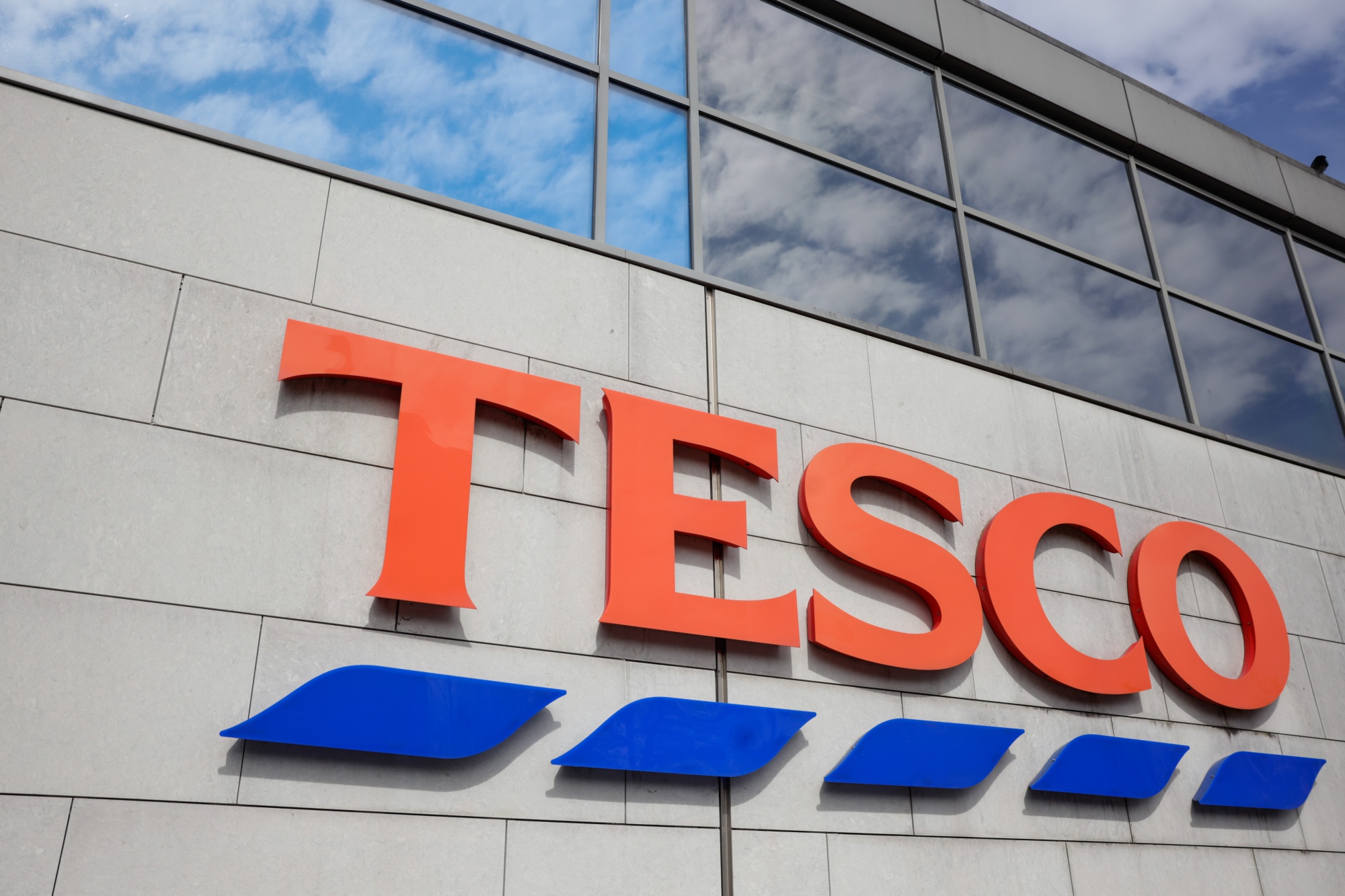 Tesco Shares Open Flat After Grocer Keeps Guidance Unchanged - Bloomberg