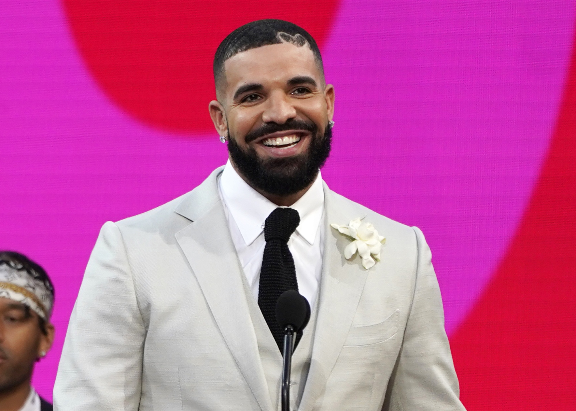 Drake Withdraws 2 Grammy Nominations From Final Ballot - Bloomberg