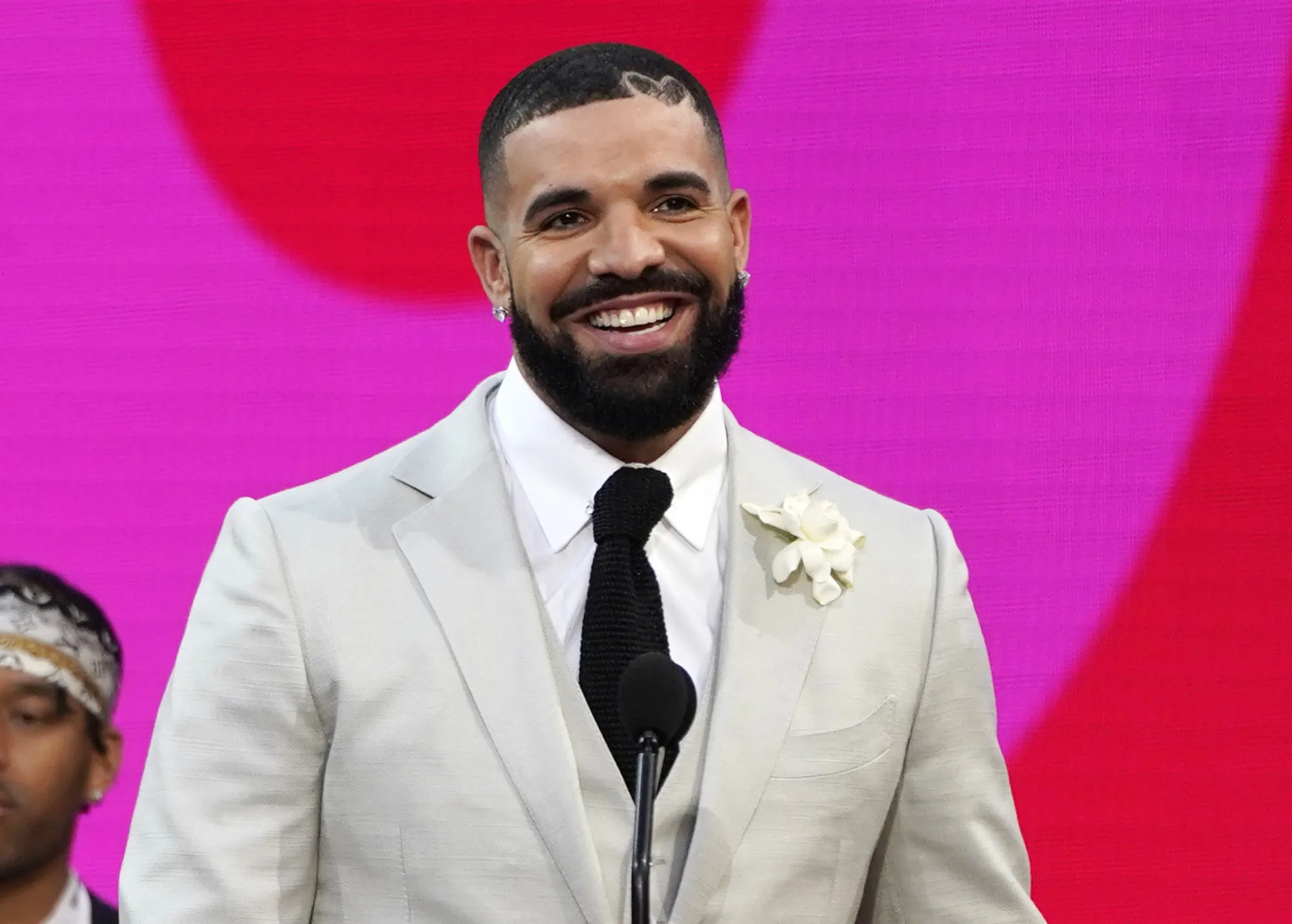 Drake Withdraws 2 Grammy Nominations From Final Ballot - Bloomberg