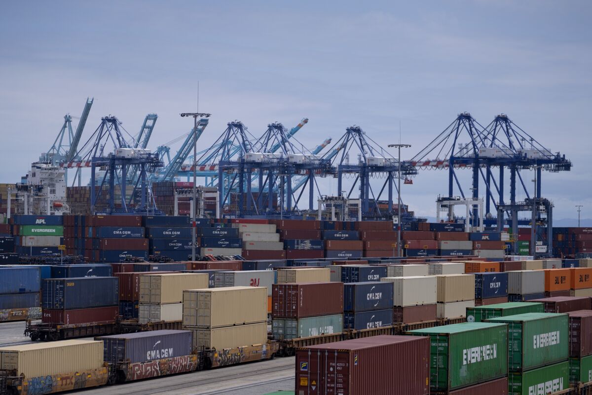 Los Angeles Port Sees June Cargo Rise 70% From February Low - Bloomberg