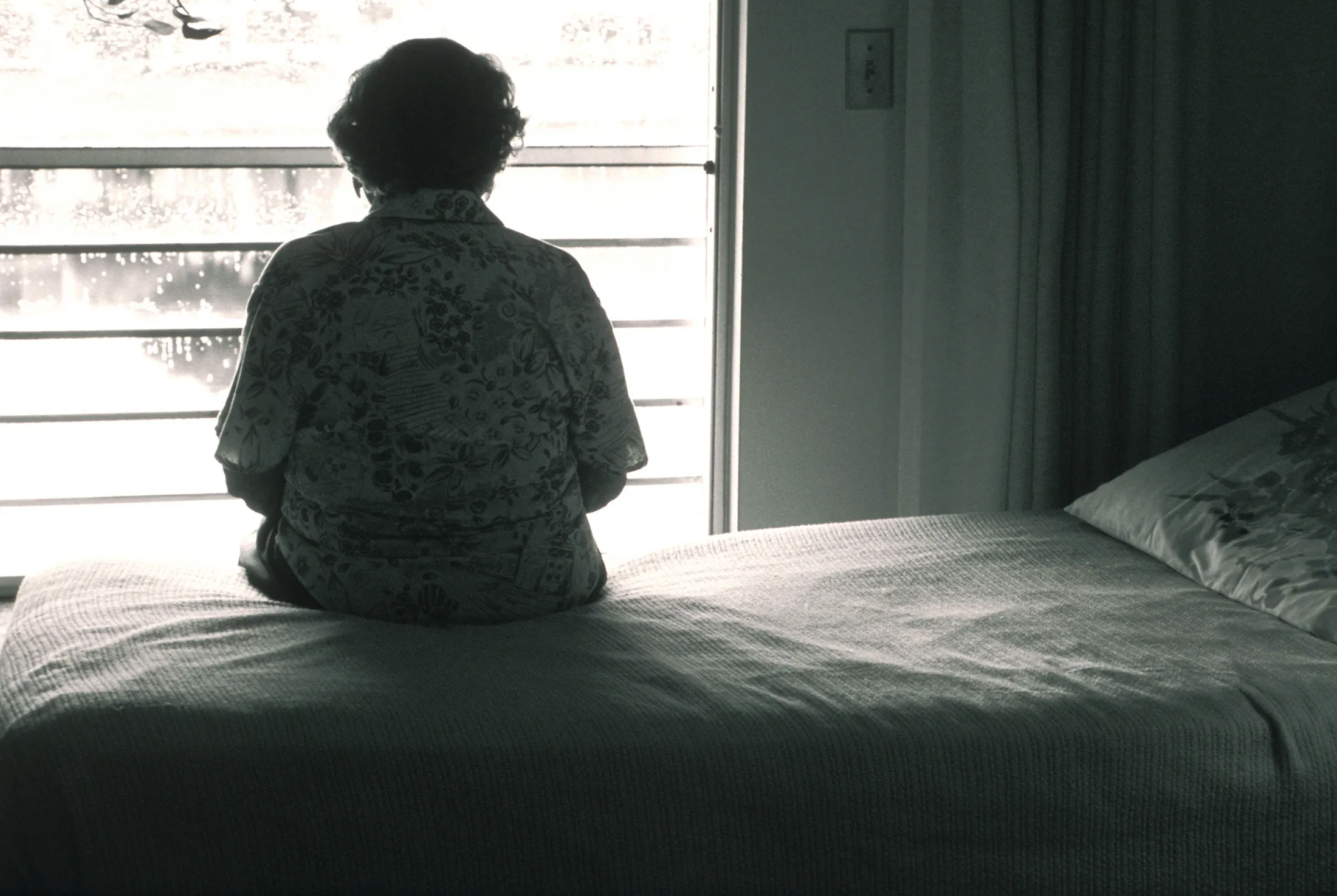 Americans Face a Rising Risk of Dying Alone - Bloomberg