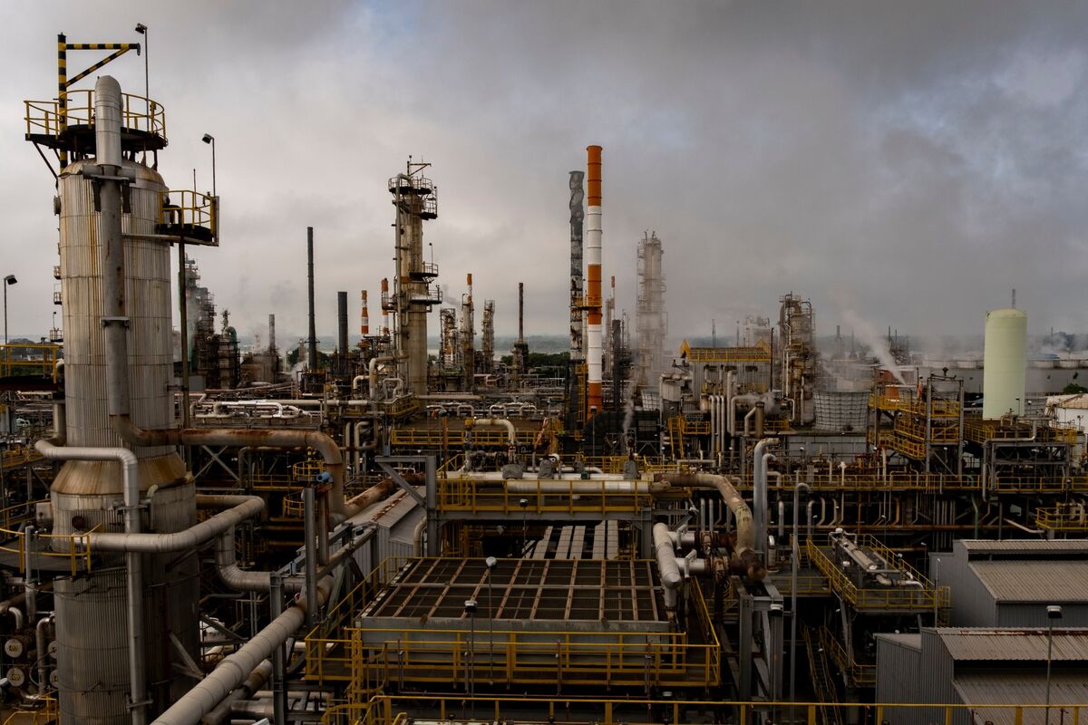 Total Sees 2C Climate Goal Out of Reach Amid Stronger Oil Demand ...