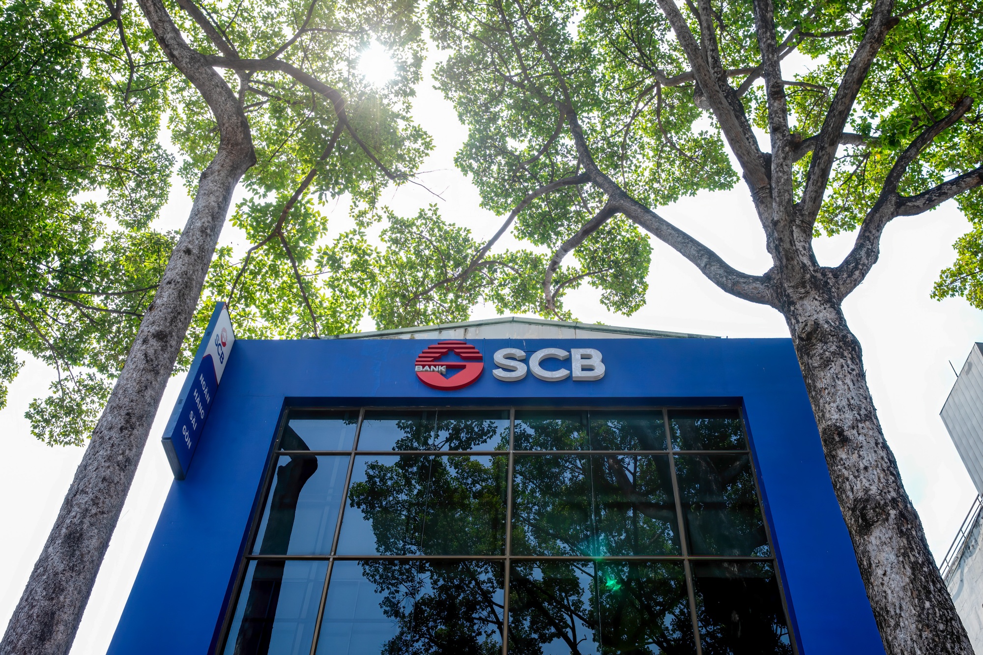 Vietnam Rescuing Bank Tied to $12 Billion Fraud Case: Reuters - Bloomberg