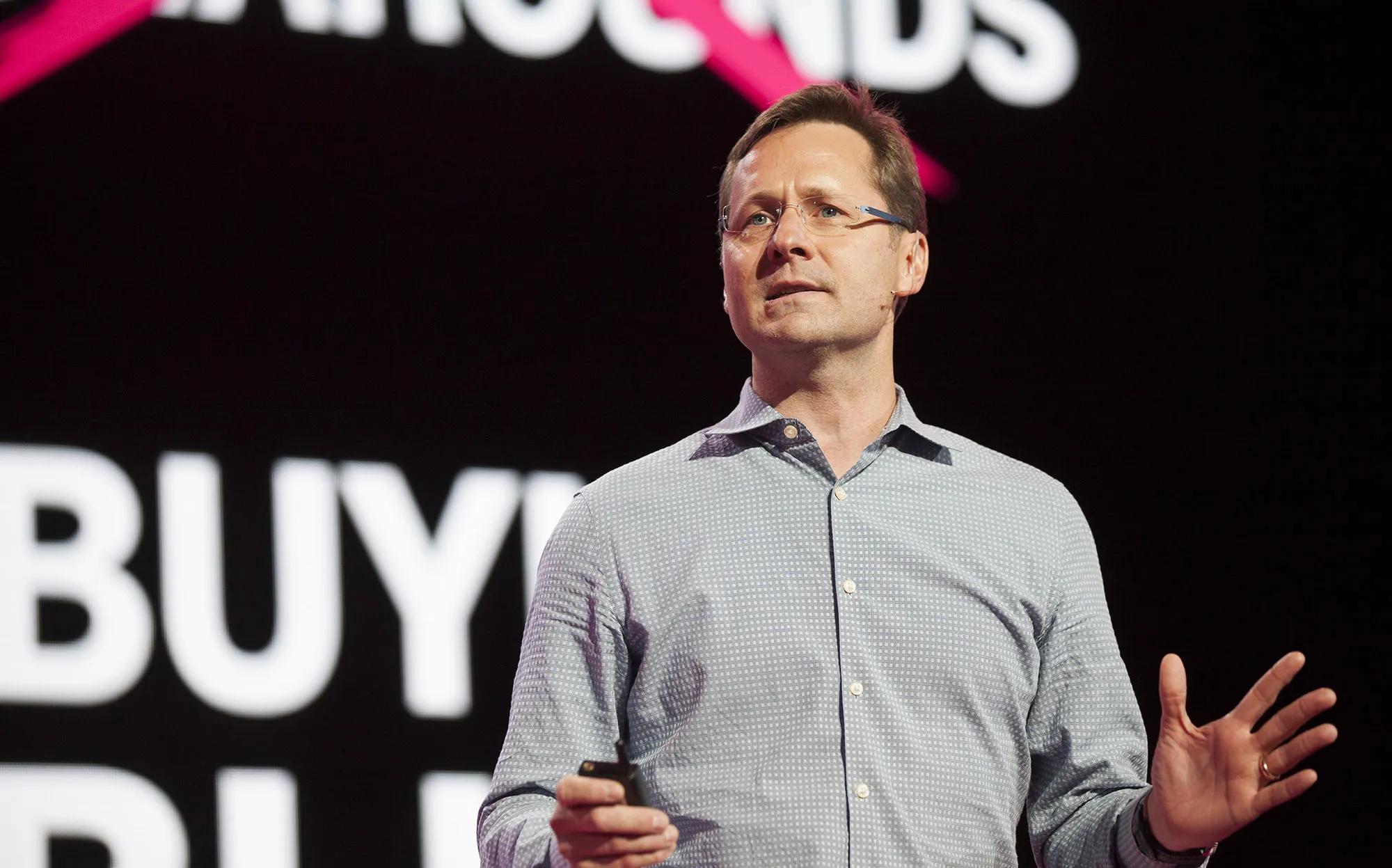 T-Mobile Taps Sievert to Succeed Turnaround CEO John Legere - Bloomberg