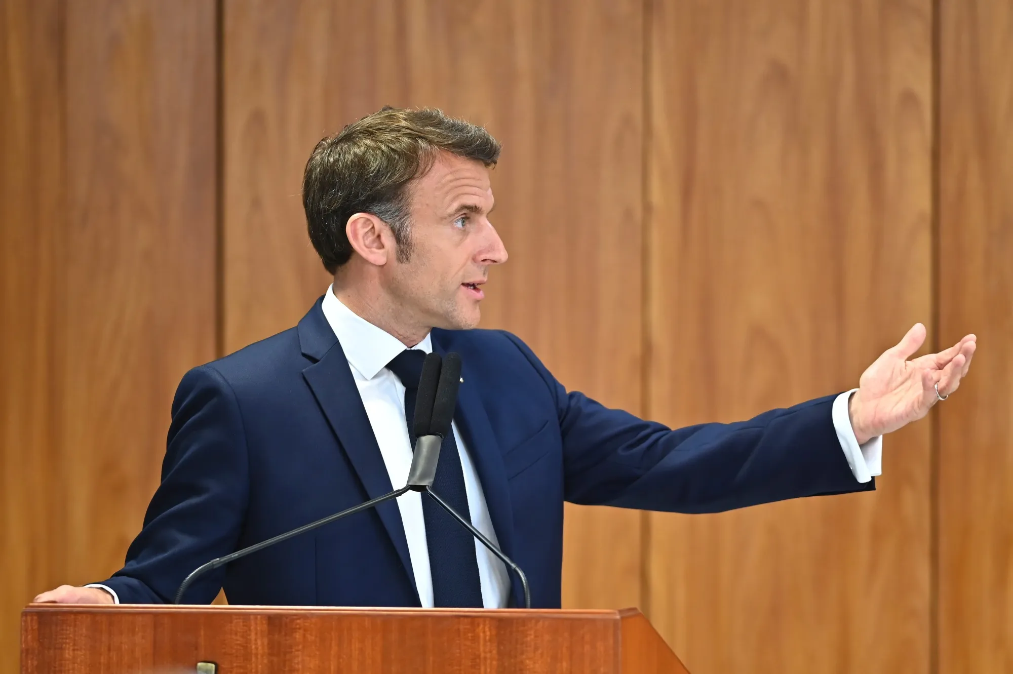 French Fiscal Deficit to Widen Even More, Raising Pressure on Macron ...