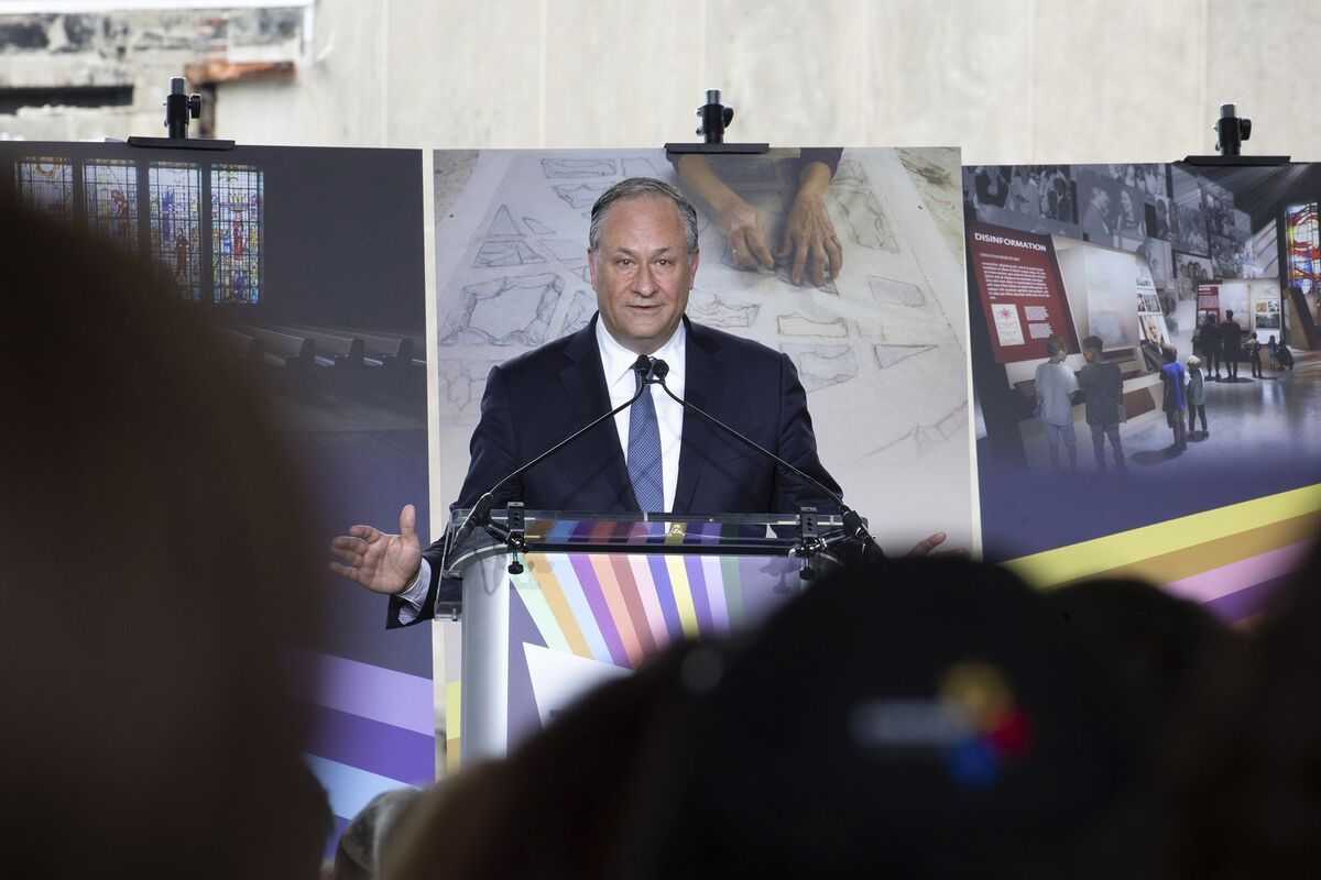 ハリス米副大統領の夫、トランプ氏を「憎悪の炎あおる」と非難 - Bloomberg