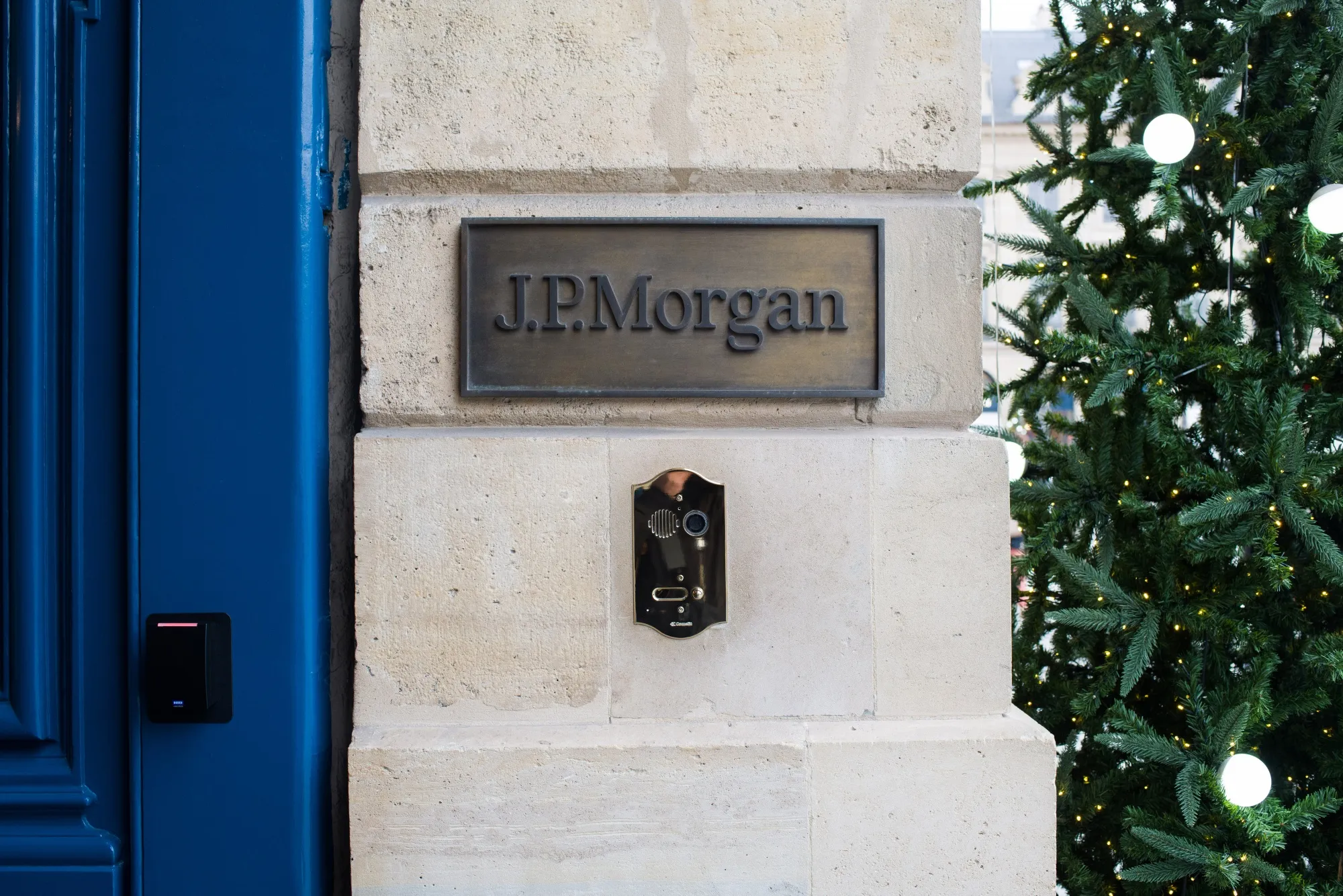 JPMorgan Wealth Unit Nutmeg Calls Out ‘Astonishing’ ESG Gaps - Bloomberg