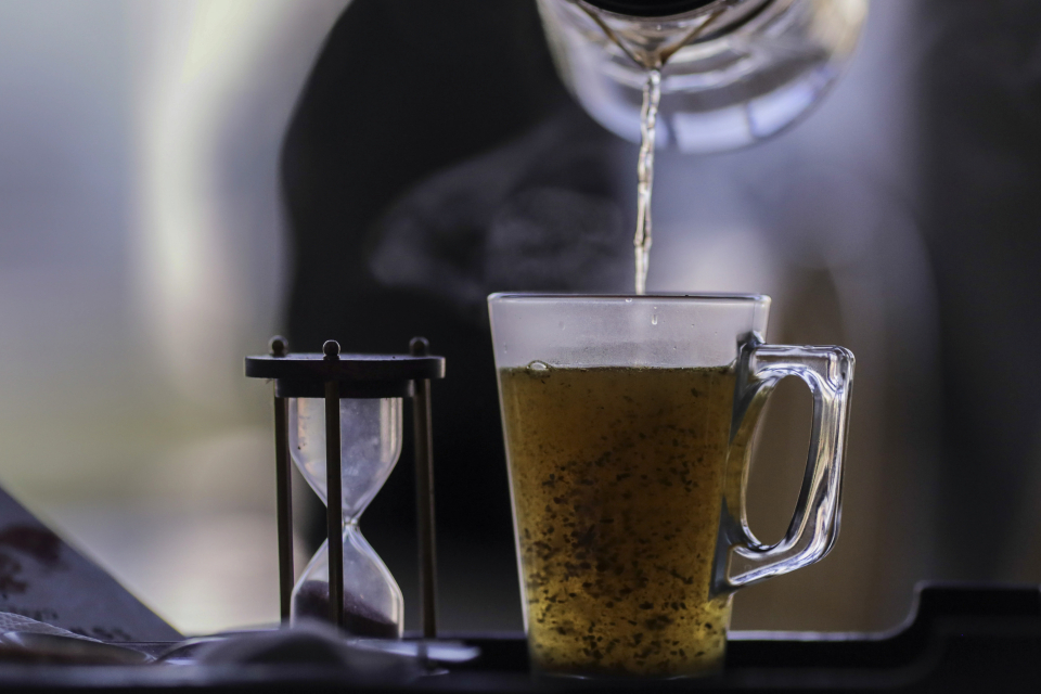 US Embassy Smooths Ruffled UK Feathers Over ‘Perfect’ Tea Study - Bloomberg