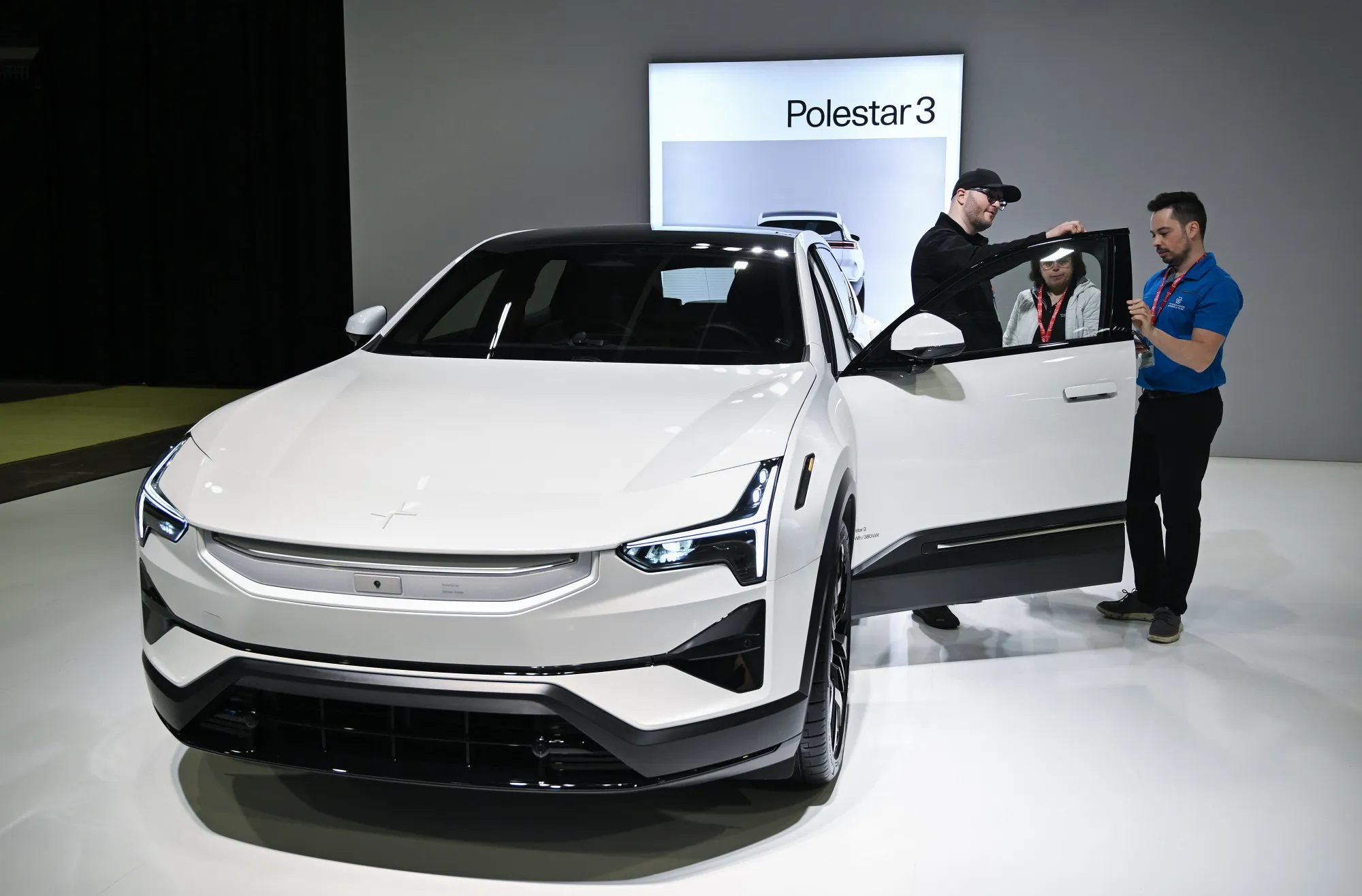 Polestar Plans Cuts as EV Tariffs, Price Pressure Deepen Loss - Bloomberg