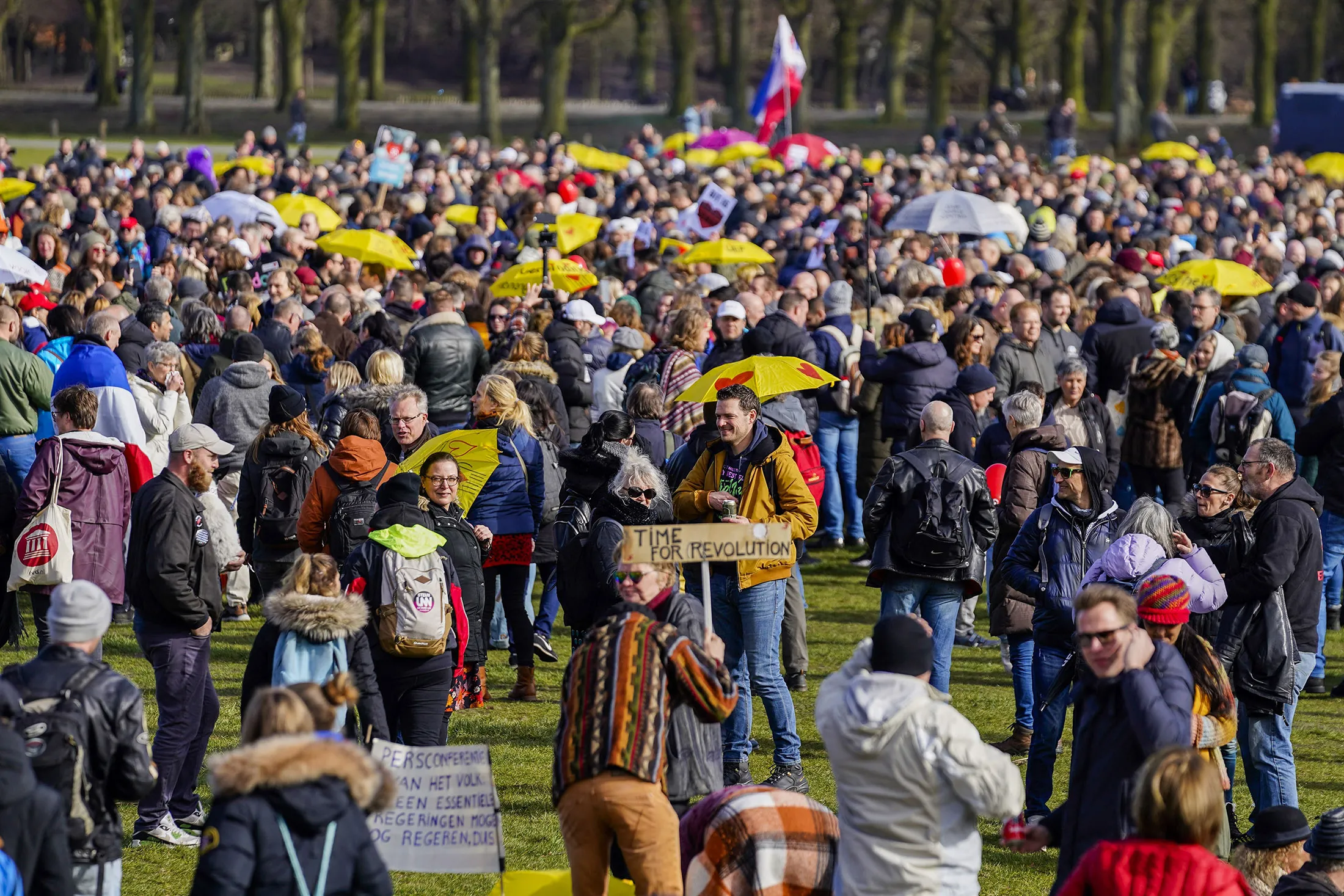 Dutch Police Break Up Anti-govt Protest on Eve of Election - Bloomberg