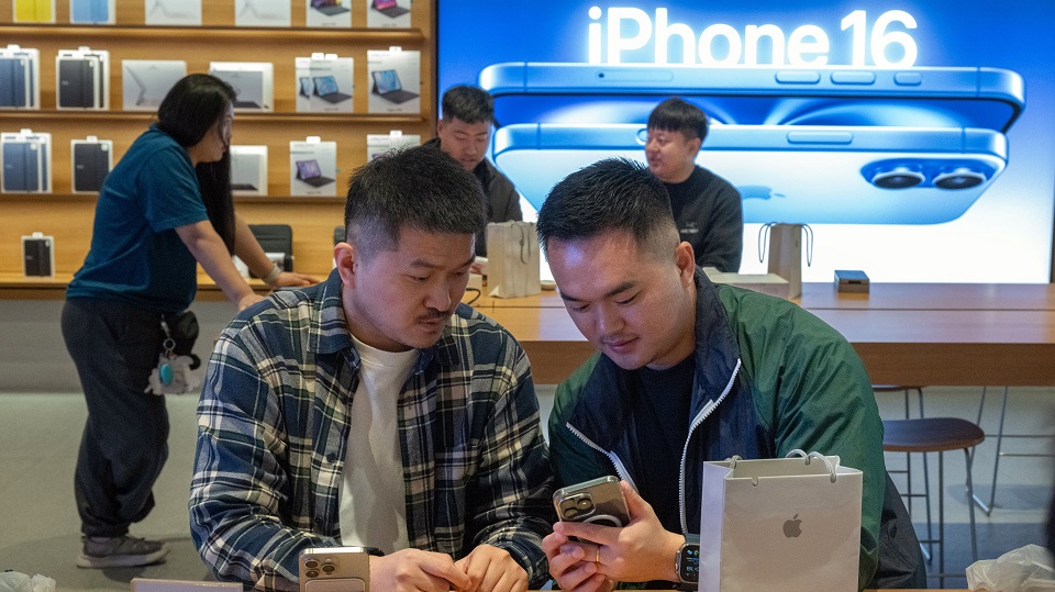 Watch Apple Growth Renaissance Has Begun With iPhone 16: Dan Ives ...