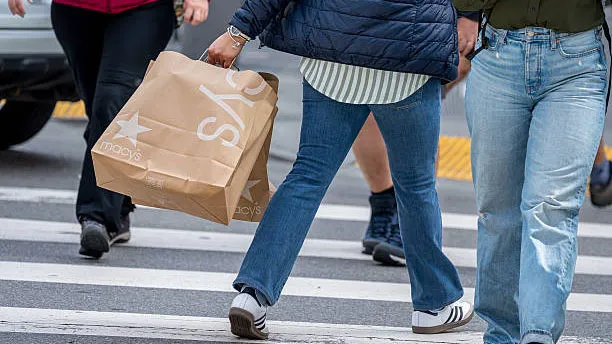 Watch US CPI Surges in March, as War Sends Gas Prices Higher - Bloomberg