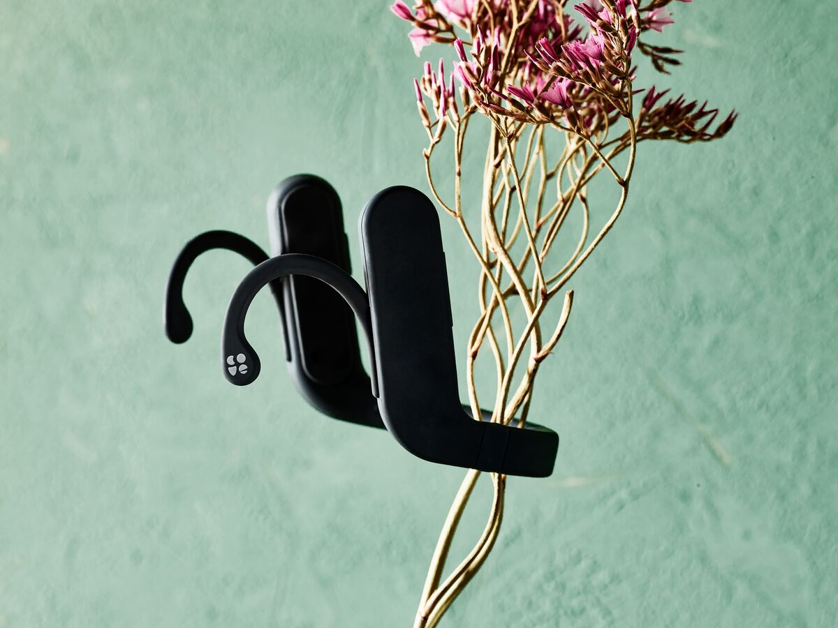 Cove Headset: Release Stress, Sleep Better With Ear Vibrations - Bloomberg