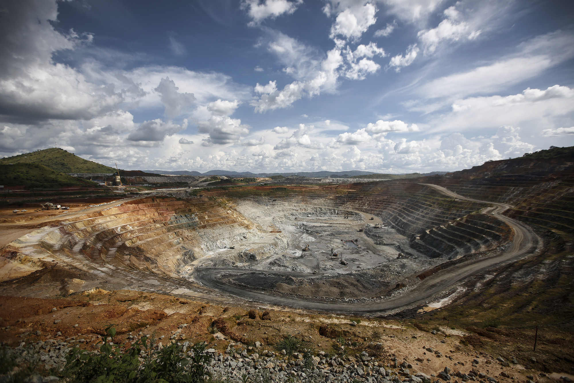 Randgold's Secret for Congo Mining: Fly People In, Gold Bars Out ...