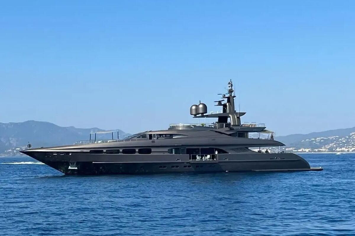Murtaza Lakhani’s Superyacht Departs France Days Before EU Sanctions ...