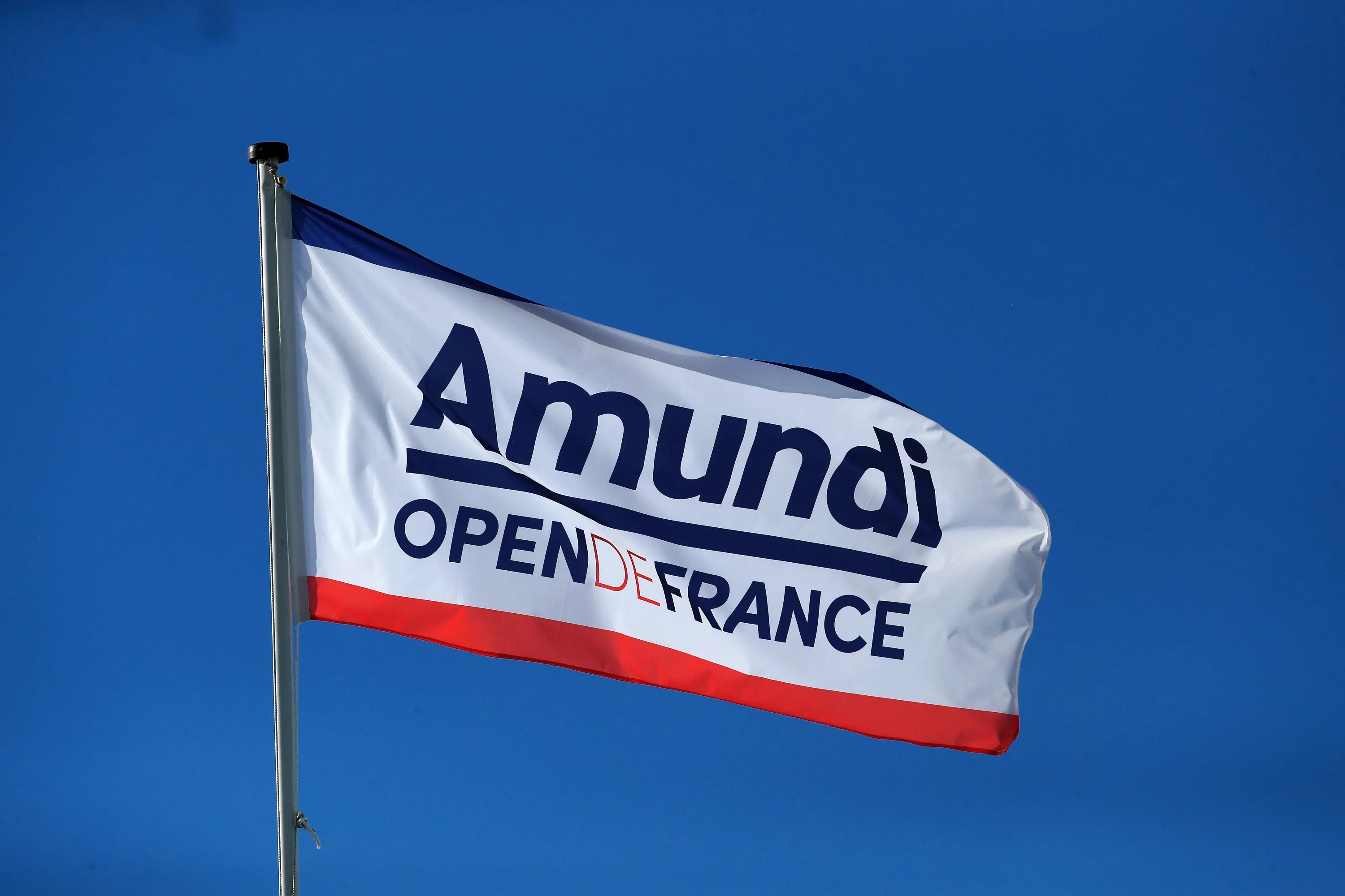 French Fund Colossus Amundi Leaves Rivals in Its Dust - Bloomberg