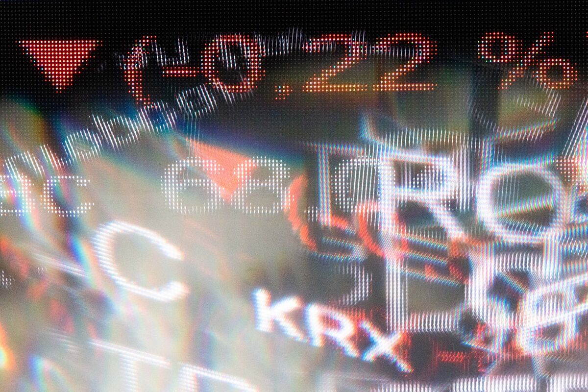 Europe’s Stocks Are Lagging Behind S&P Rally By Most Since 1995 - Bloomberg