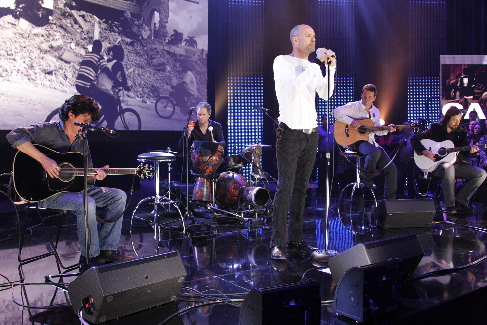 Trudeau Weeps And Mourns Death of ‘Tragically Hip’ Singer Gord Downie ...