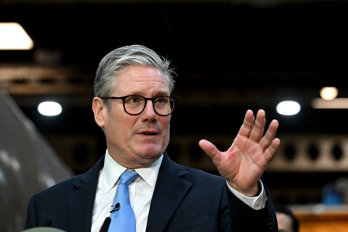 UK Tells EU It Wants Security Pact Negotiations in Spring 2025 - Bloomberg