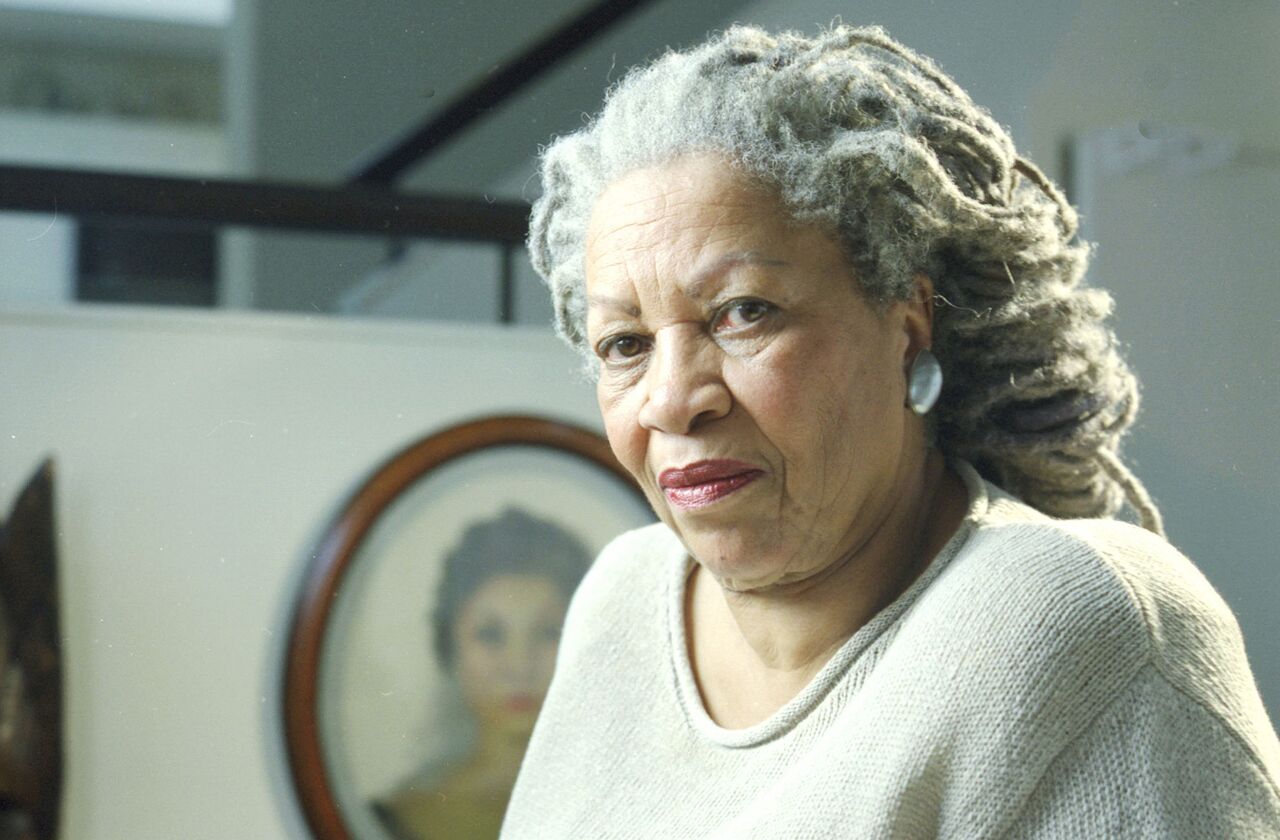 Toni Morrison Dies, First Black Woman to Win Literature Nobel - Bloomberg