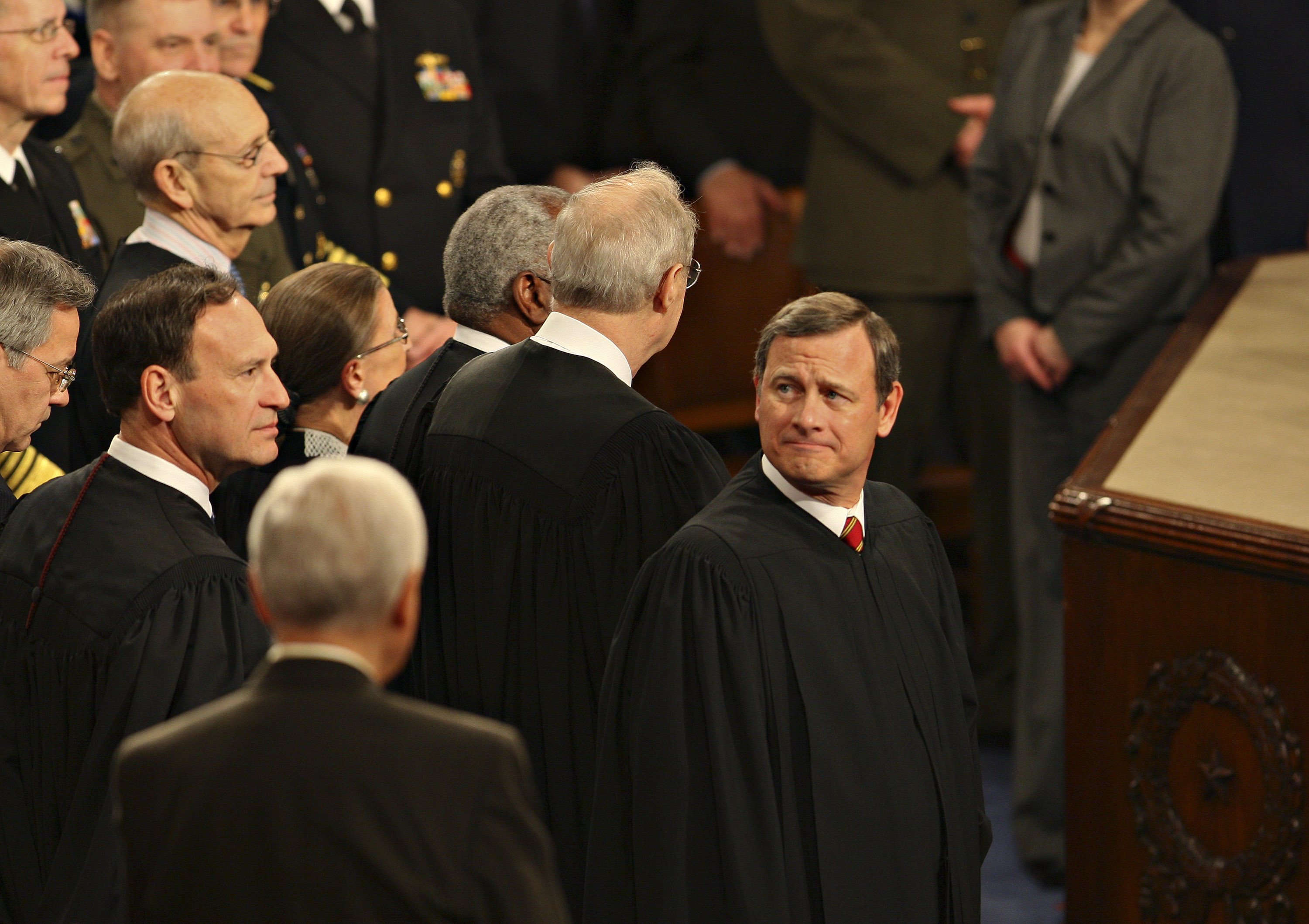 Markets Are Efficient Enough for Justice Roberts - Bloomberg
