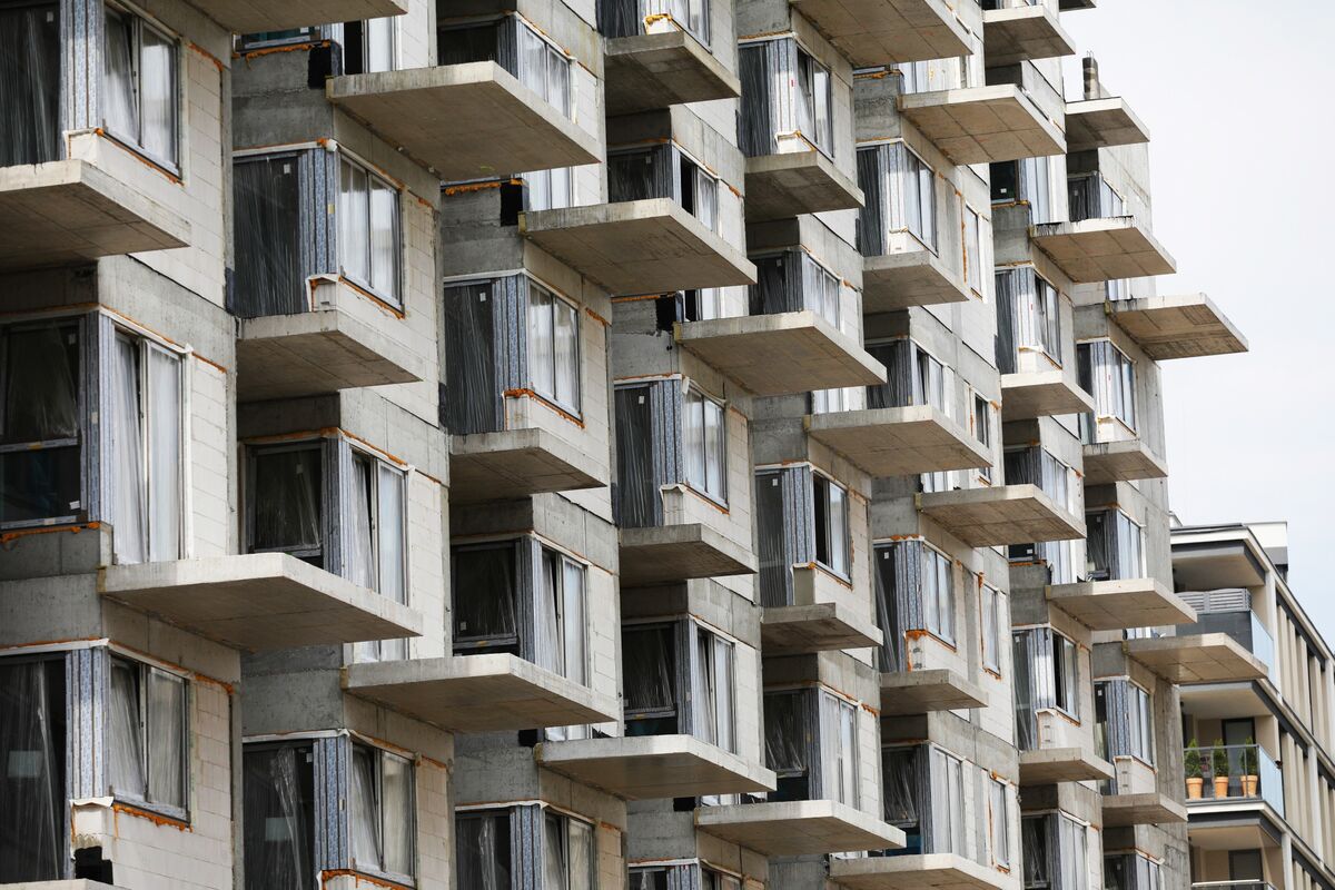 Poland Housing Developers Get Creative as Record Hikes Shatter Demand ...