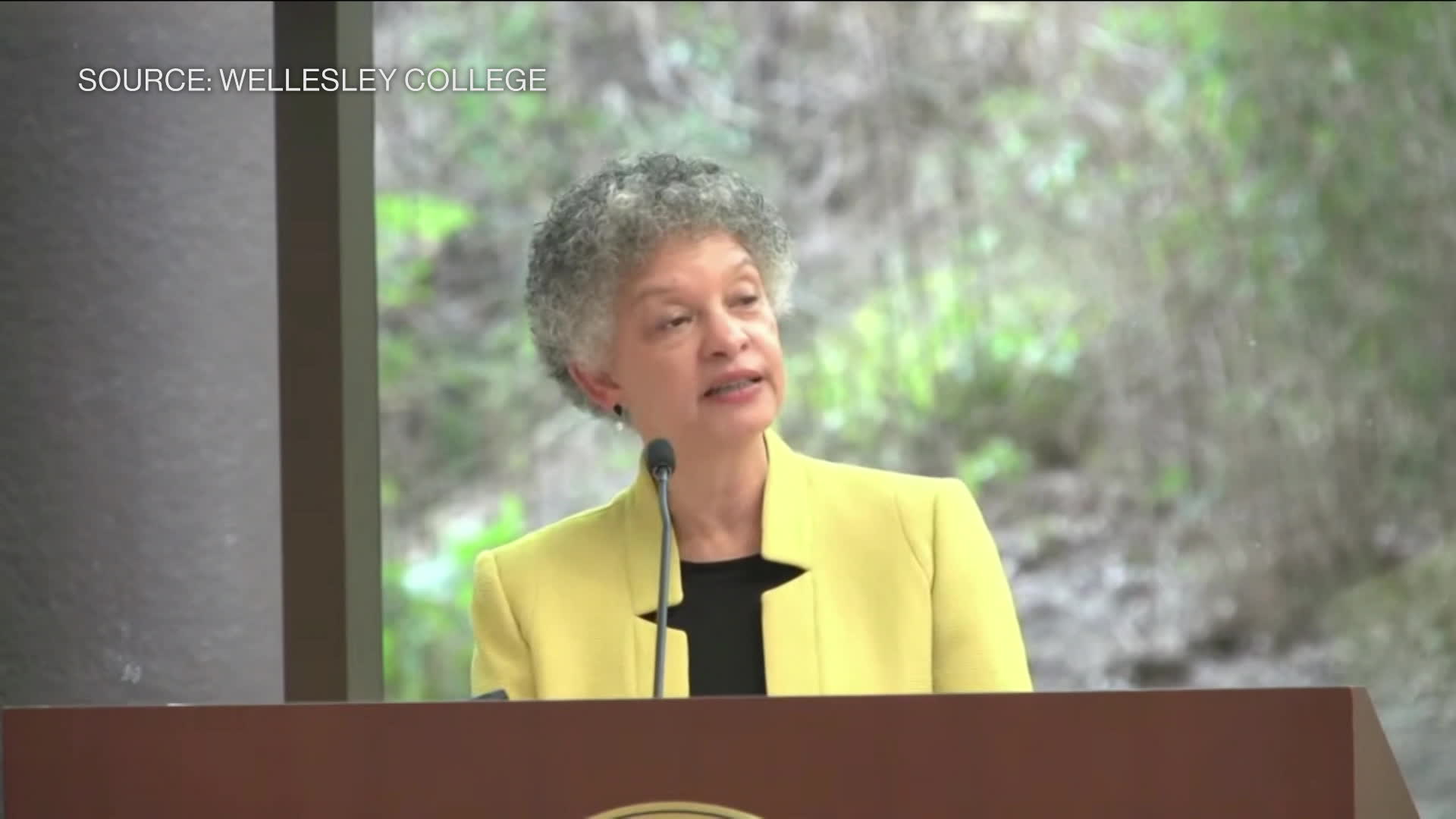 Watch Fed's Collins Says We be At Peak of Tightening Cycle - Bloomberg