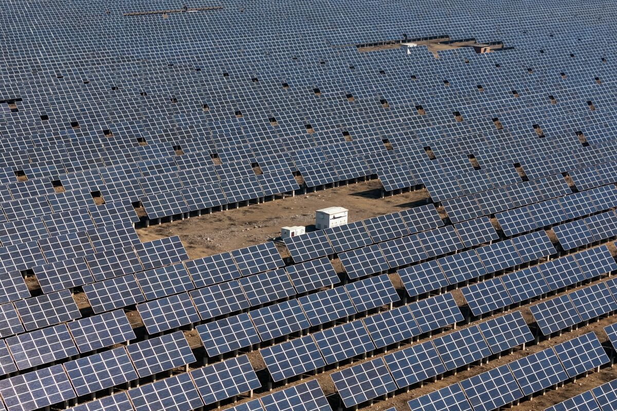 China Eases Rules That Could Slow World-Beating Solar Boom - Bloomberg