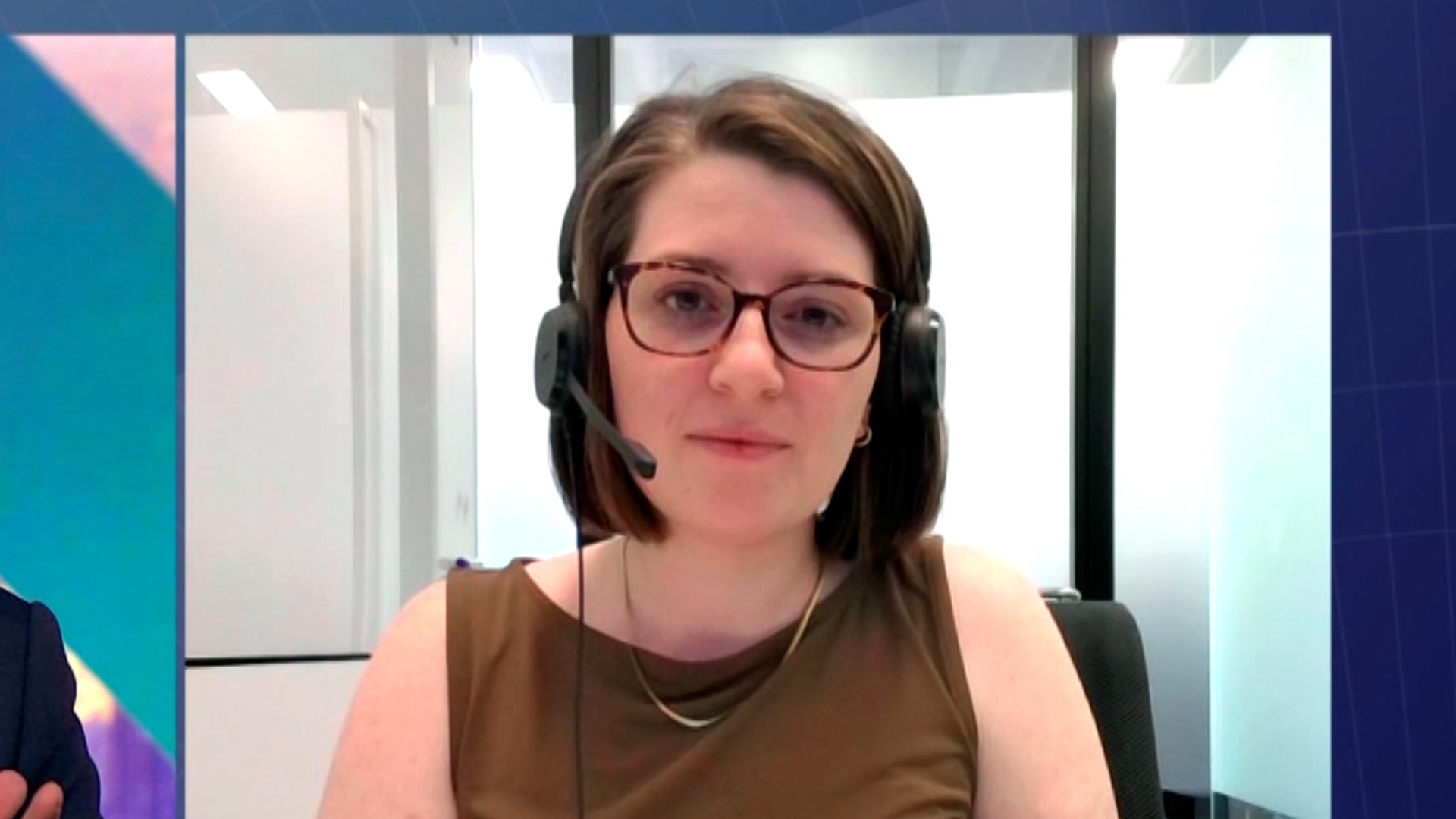Watch UBS US Economist Abigail Watt's Market Outlook - Bloomberg