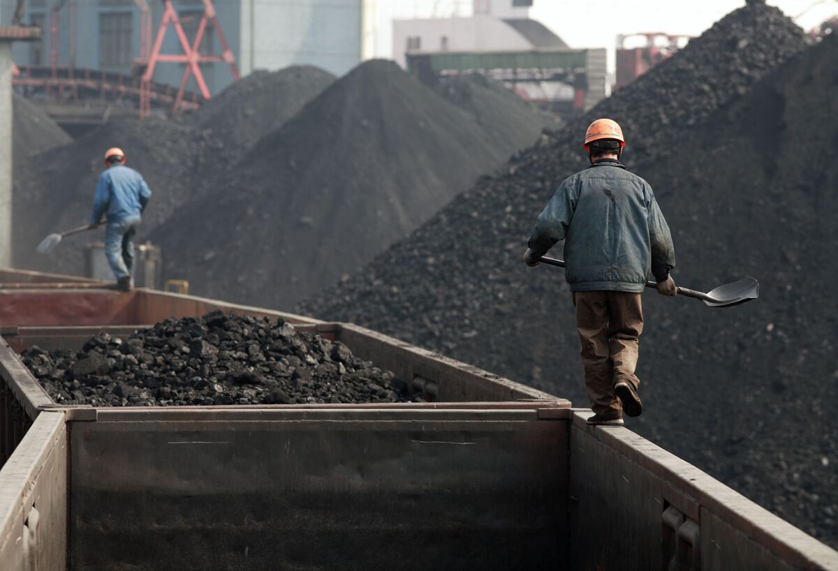 Two Cargo Trains Collide on China’s Key Coal-Hauling Daqin Railway ...