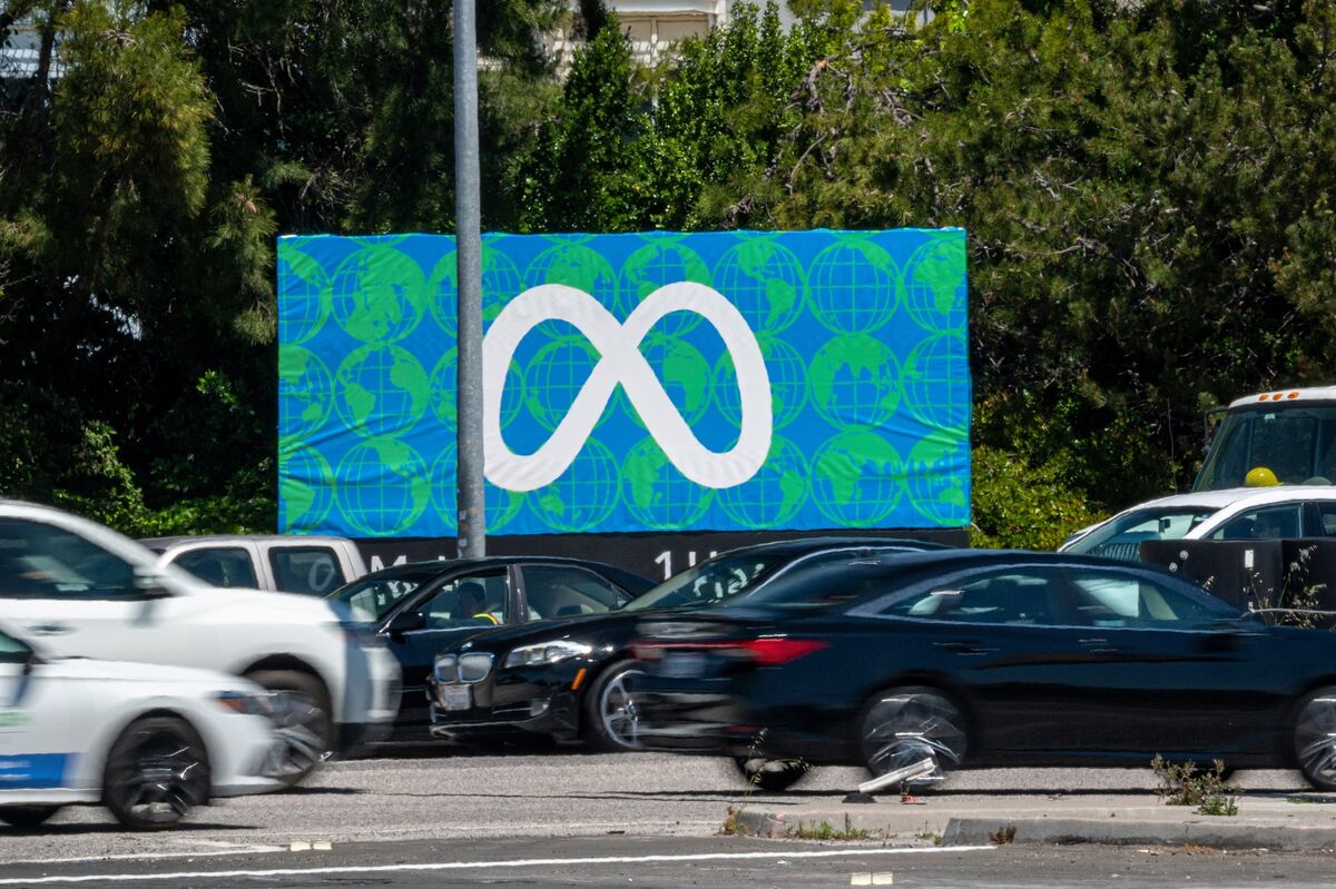 Meta Invests in AI in Year of Layoffs, Cost Cutting - Bloomberg