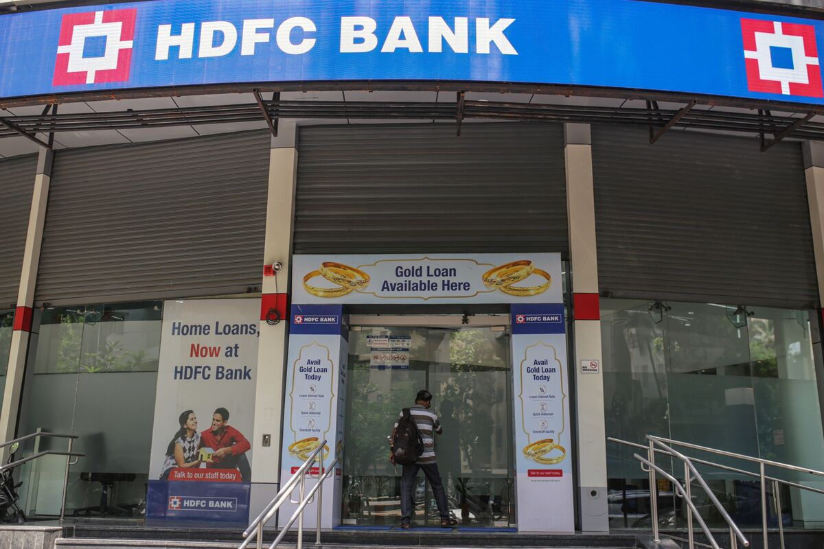 HDFC in Talks With Global Banks to Offload $1 Billion in Loans - Bloomberg