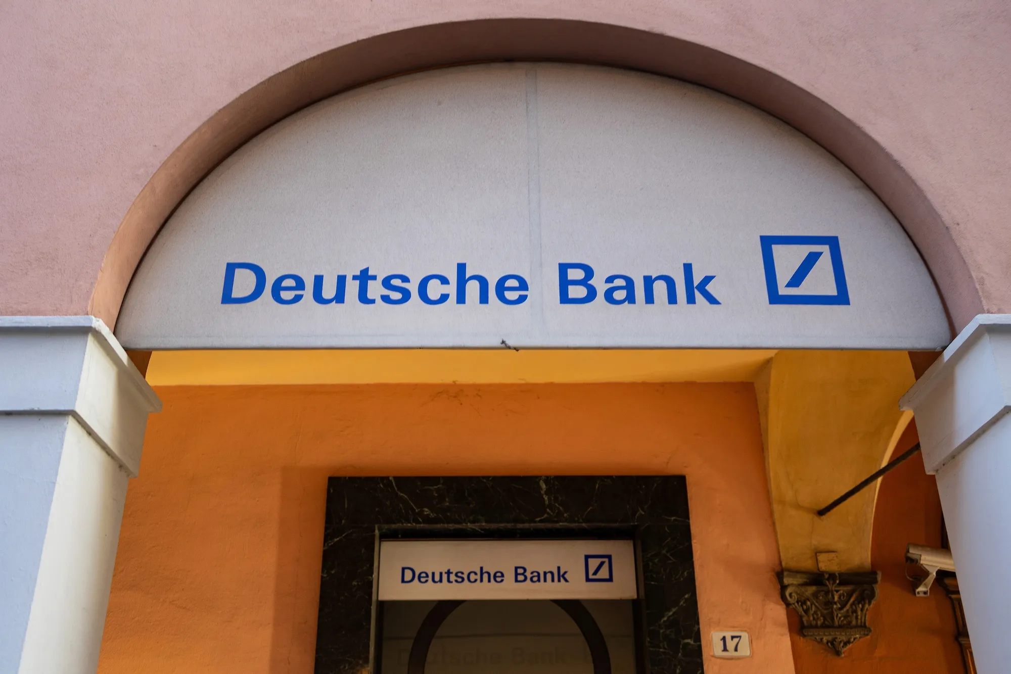 Deutsche Bank Names Huray Southeast Asia Investment Banking Head ...