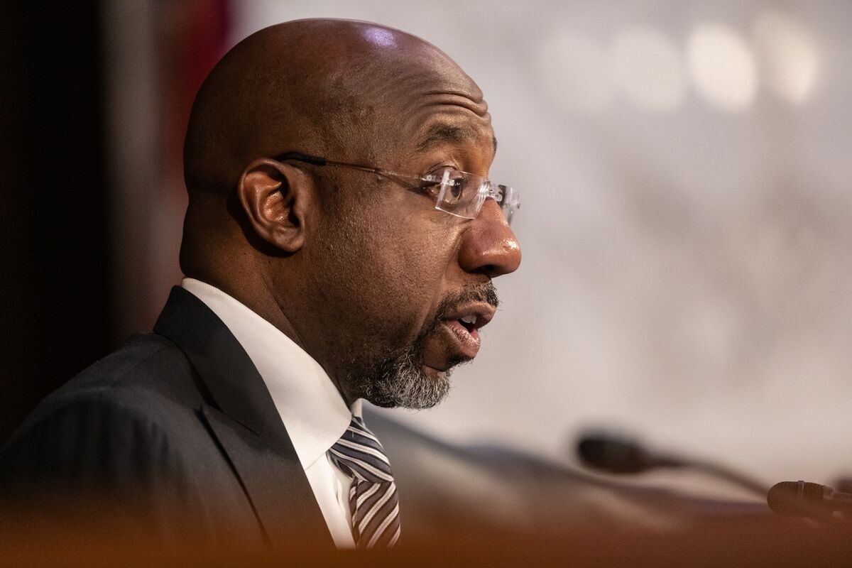 More Flights to DCA Airport? Georgia Senator Warnock Rejects Safety ...