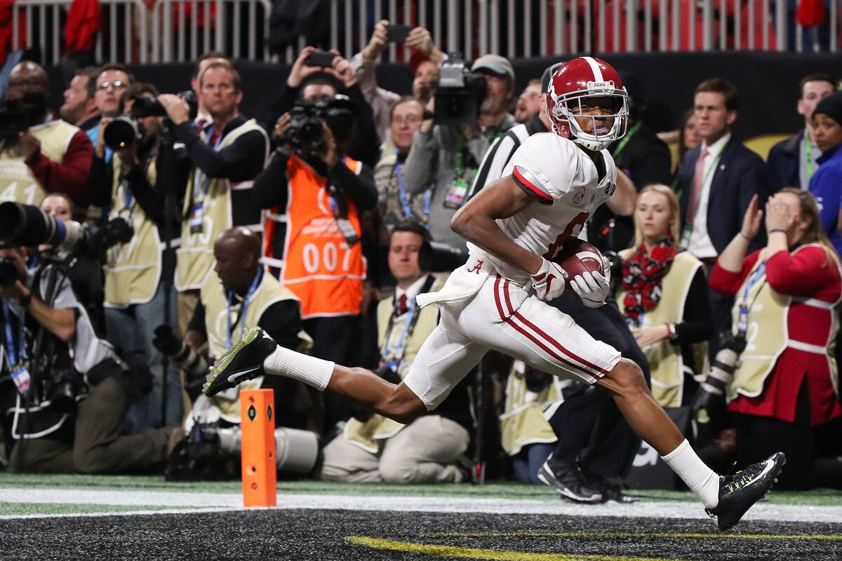 Alabama Beats Georgia to Win College Football Title - Bloomberg