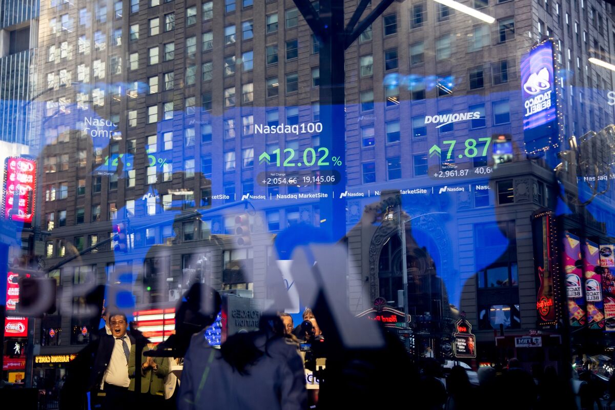 Wall Street modera su avance pese a fuerza del Nasdaq y Nvidia - Bloomberg