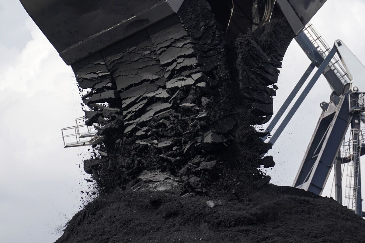 More Than Half of South Africa's Coal Plants Low on Stock - Bloomberg