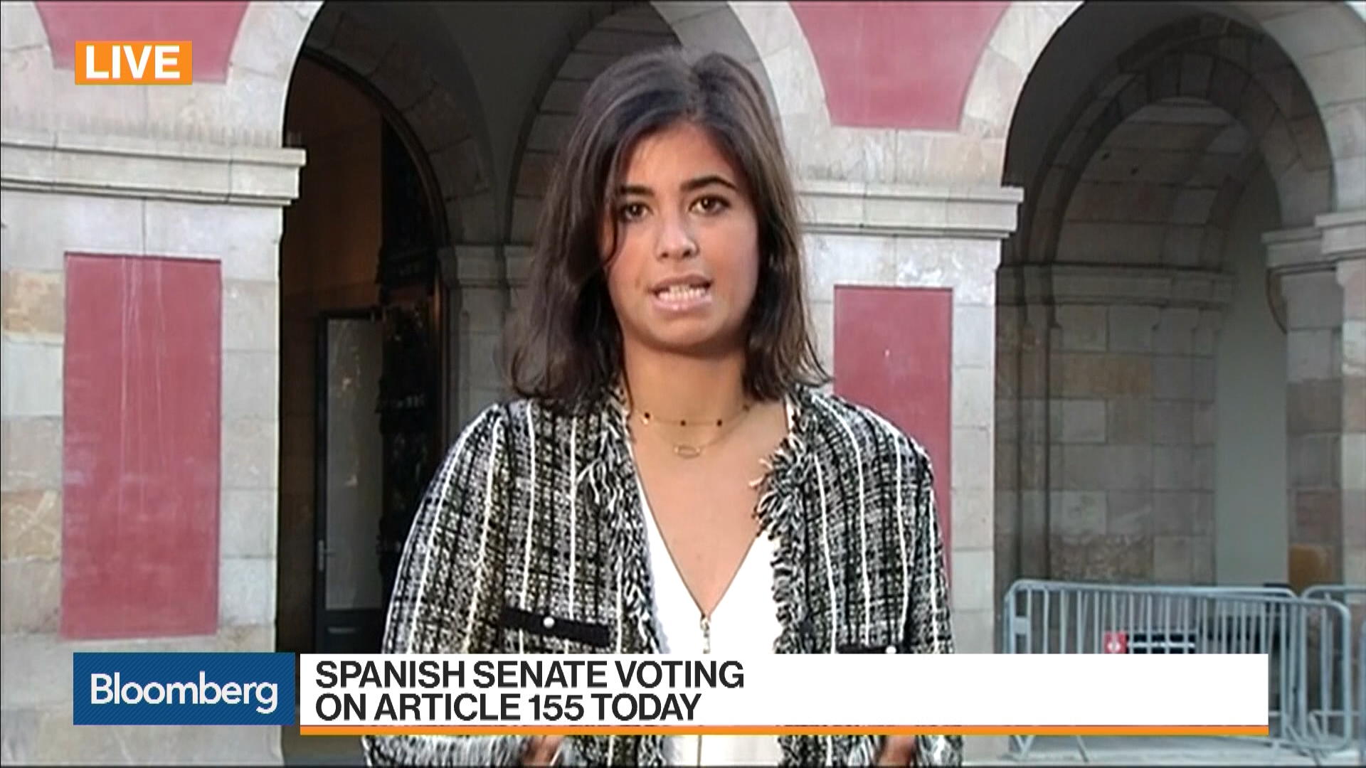 Catalan Leader Runs Out of Options as Streets Demand Secession - Bloomberg