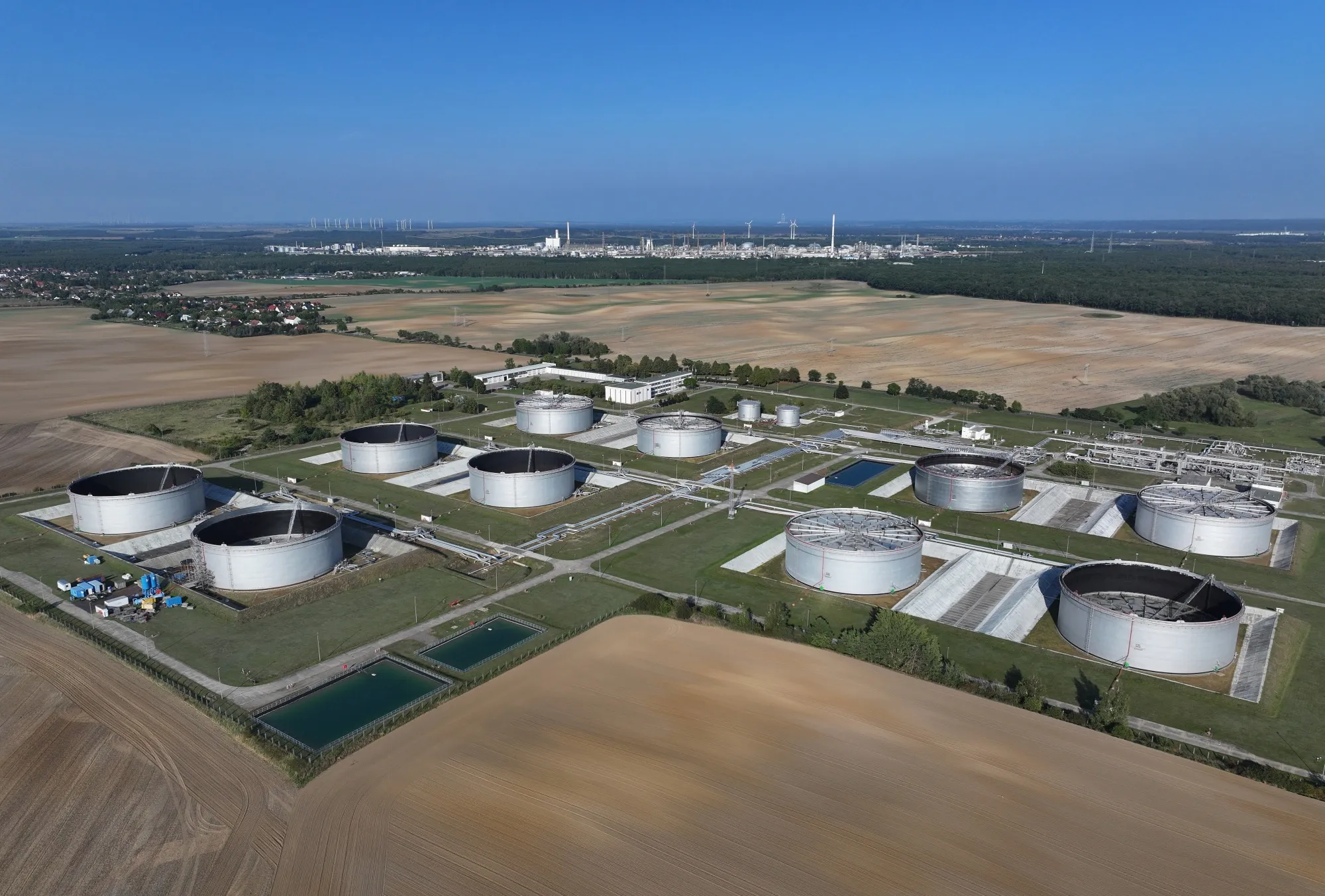 EU Sees Gas Storage Levels More Than Half Full by Winter’s End - Bloomberg