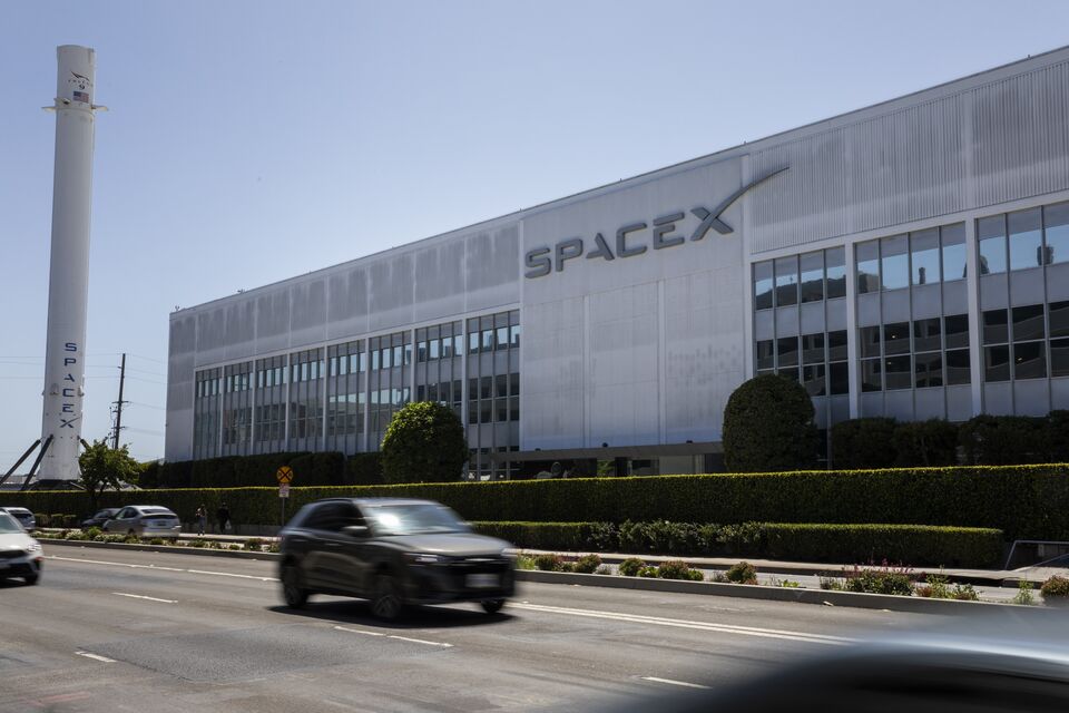 Former SpaceX Employee Alleges Age Discrimination at Elon Musk Company - Bloomberg