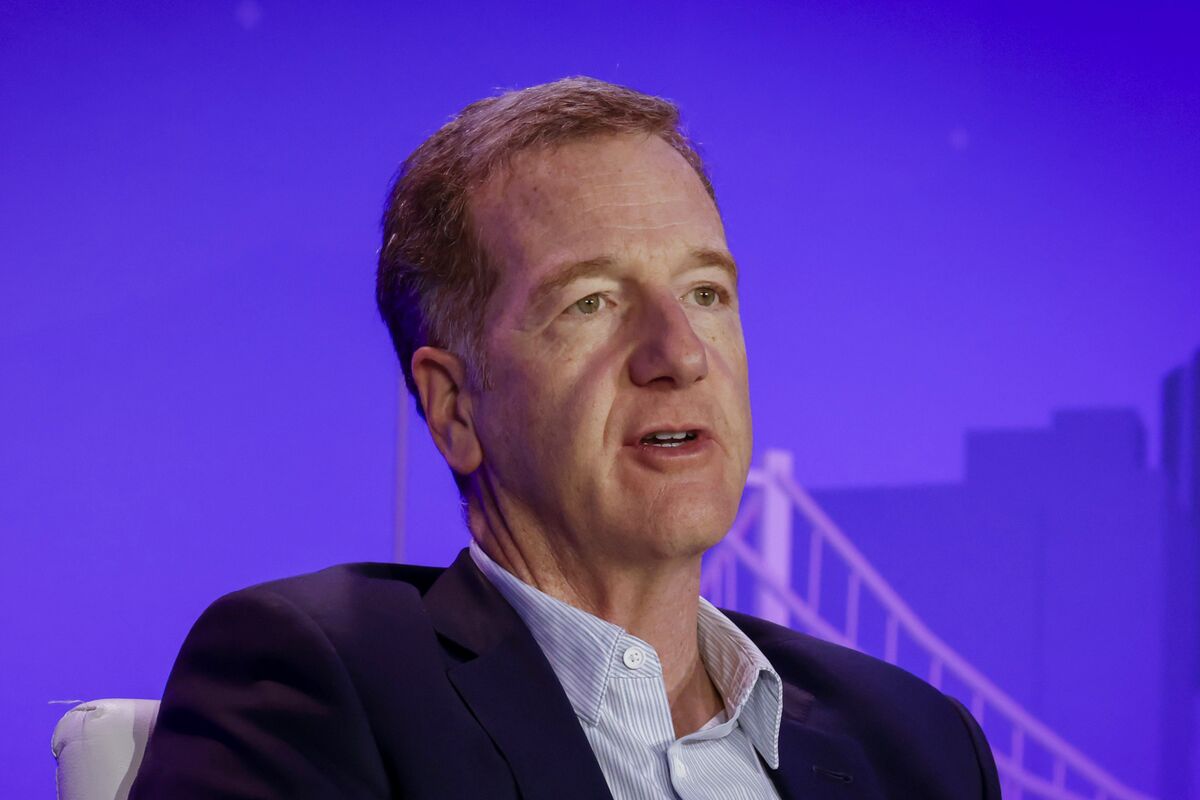 Morgan Stanley’s Wilson Sees Big Gap in Profits on Strong Dollar ...
