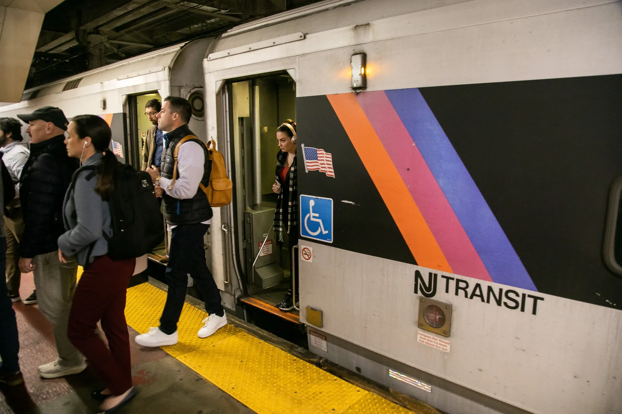 NJ Transit to Deploy Customer-Service Teams After Record Delays - Bloomberg