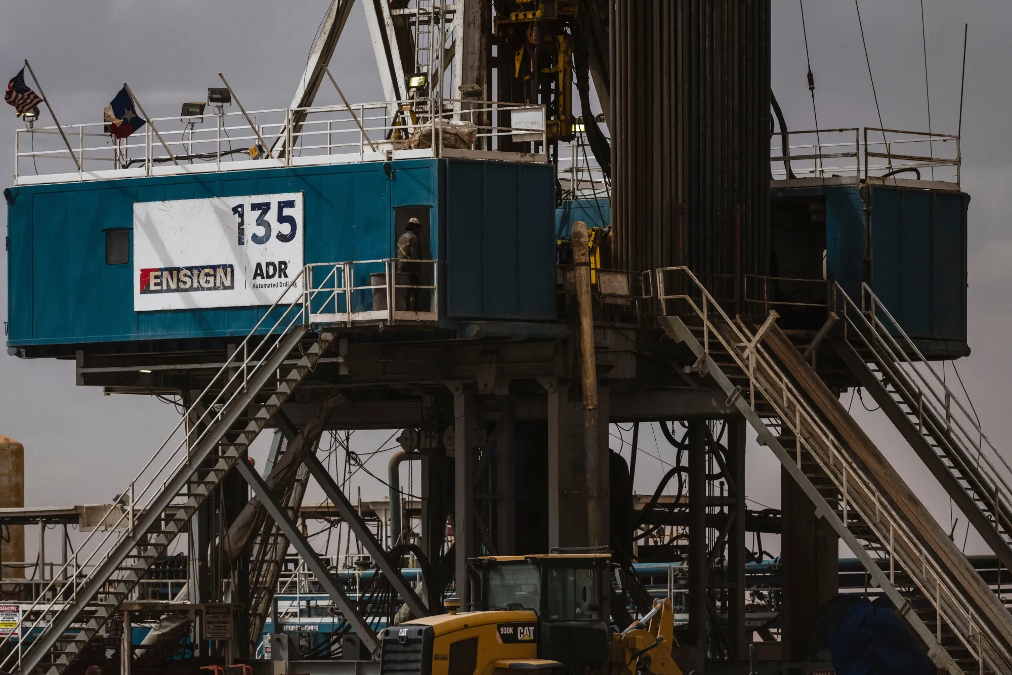 Exxon to Keep Investing in Growth Even at $50-a-Barrel Oil (XOM ...