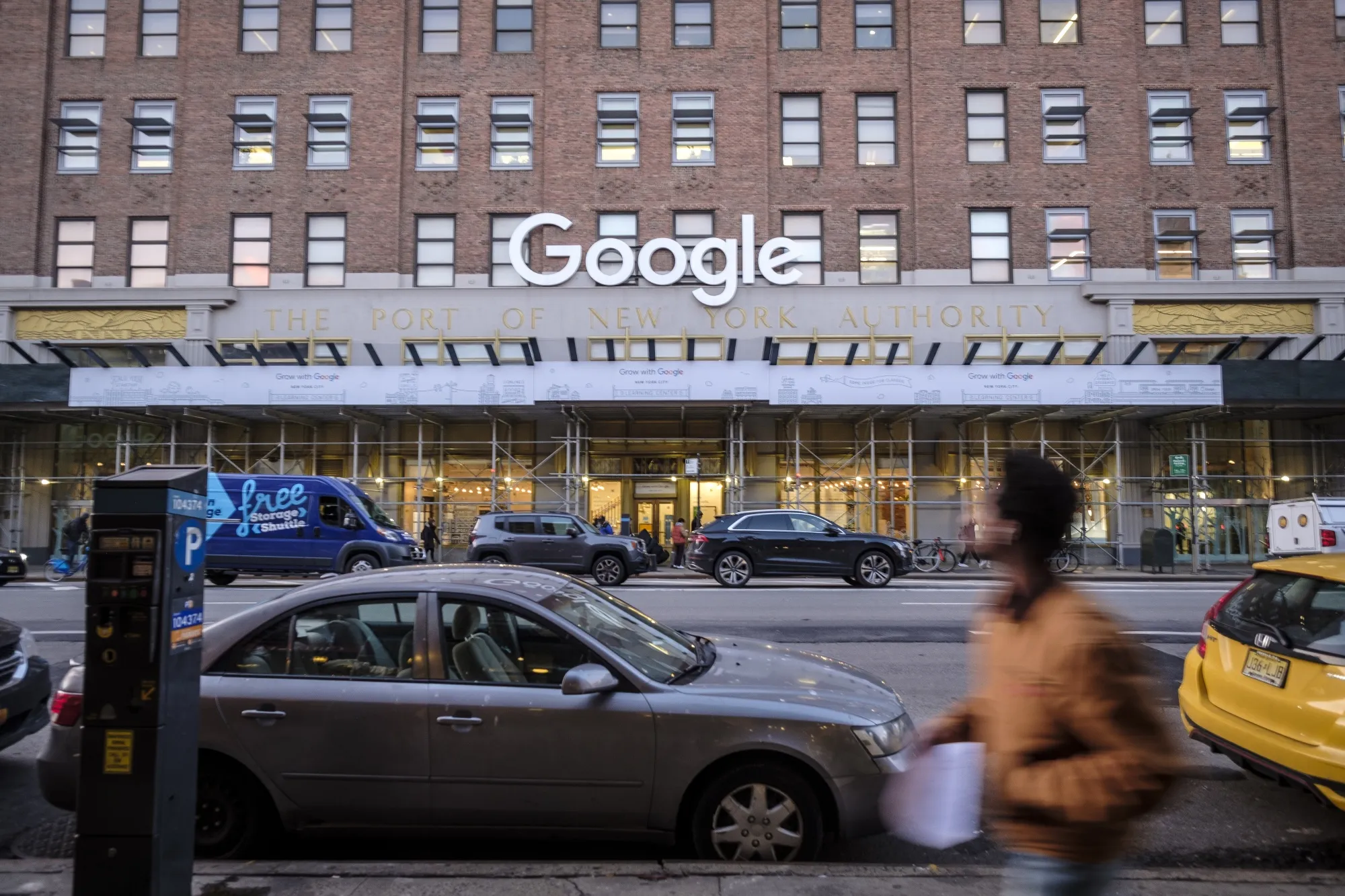 Google Tells Staff to Work From Home In North America and Europe ...