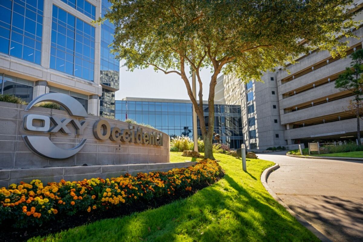 Occidental (OXY) Eyes High-Grade Debt to Fund CrownRock Takeover - Bloomberg