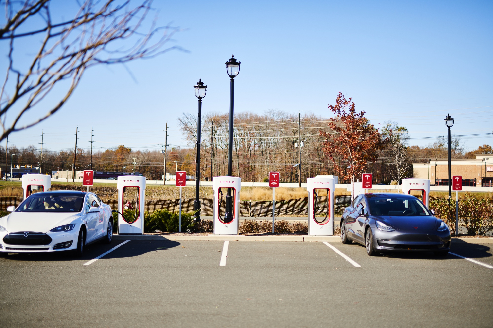 Tesla Closes $200 Billion Gap to Top Boeing by Market Value - Bloomberg