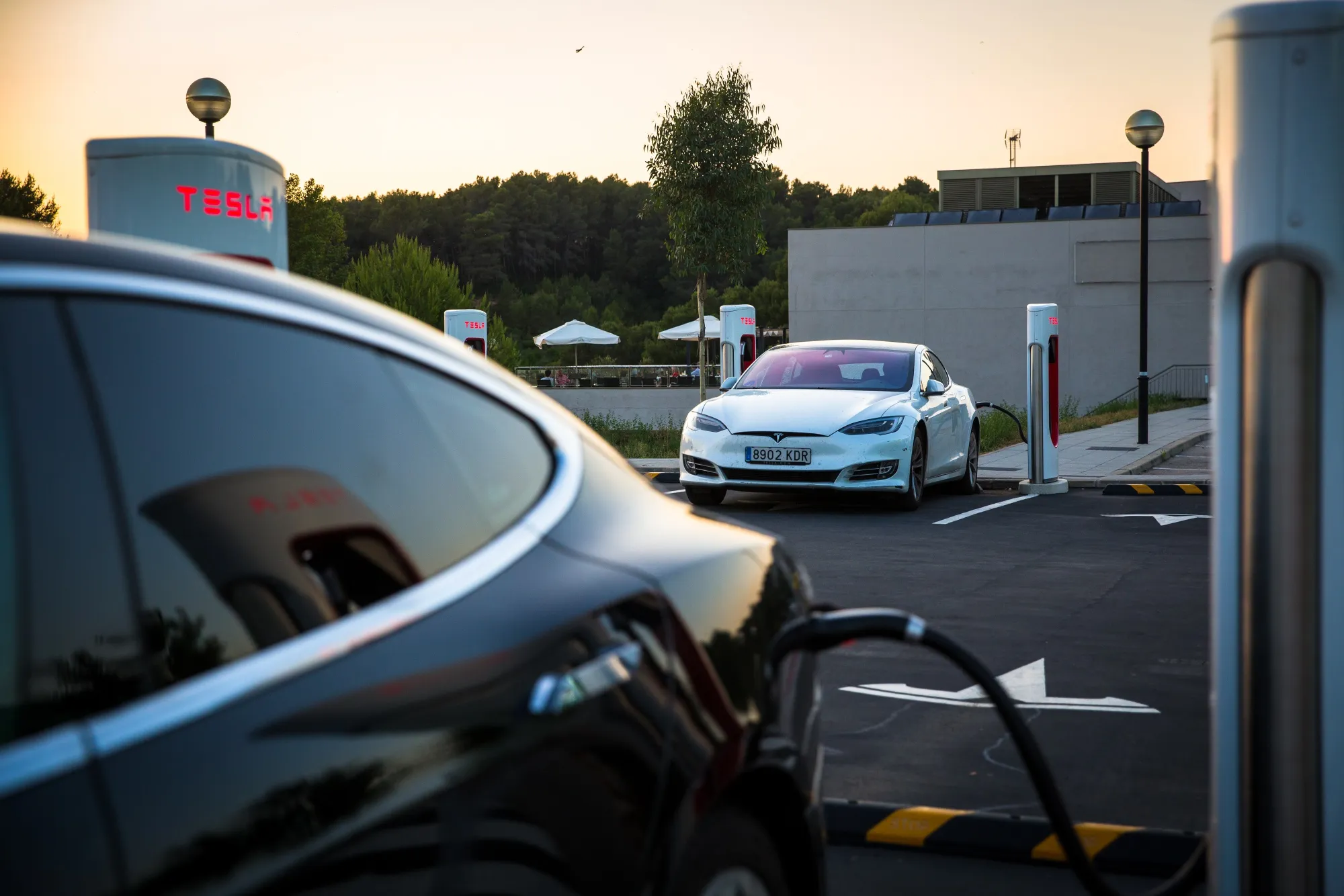 Tesla Lost Ground to VW, Seat in EU’s Top Electric Car Market - Bloomberg