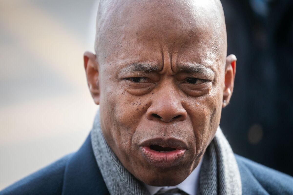 US Tells Prosecutors to Drop Eric Adams Corruption Case - Bloomberg